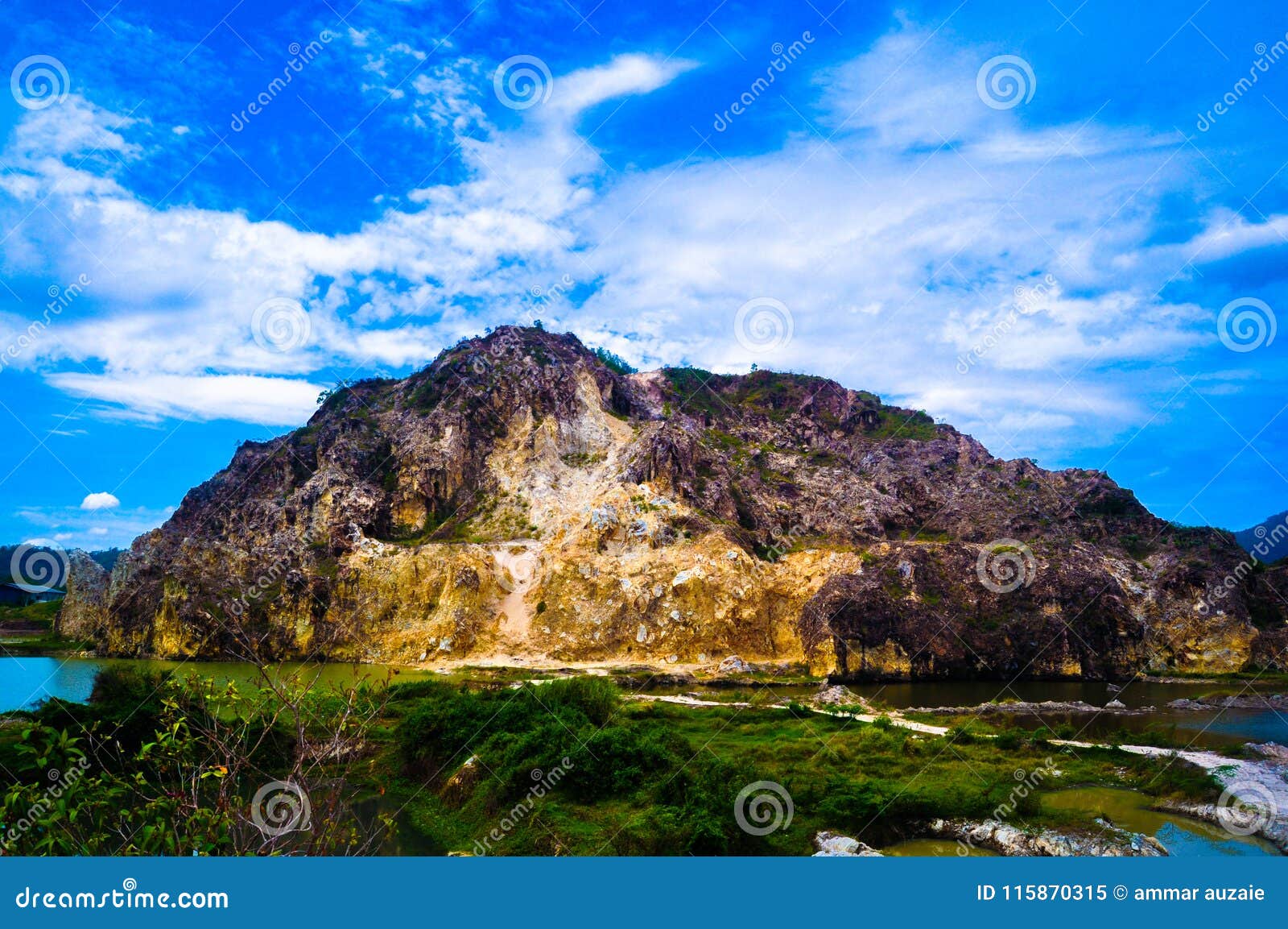 Mine En Pierre De Colline De Roche Ancienne Image stock - Image du ...