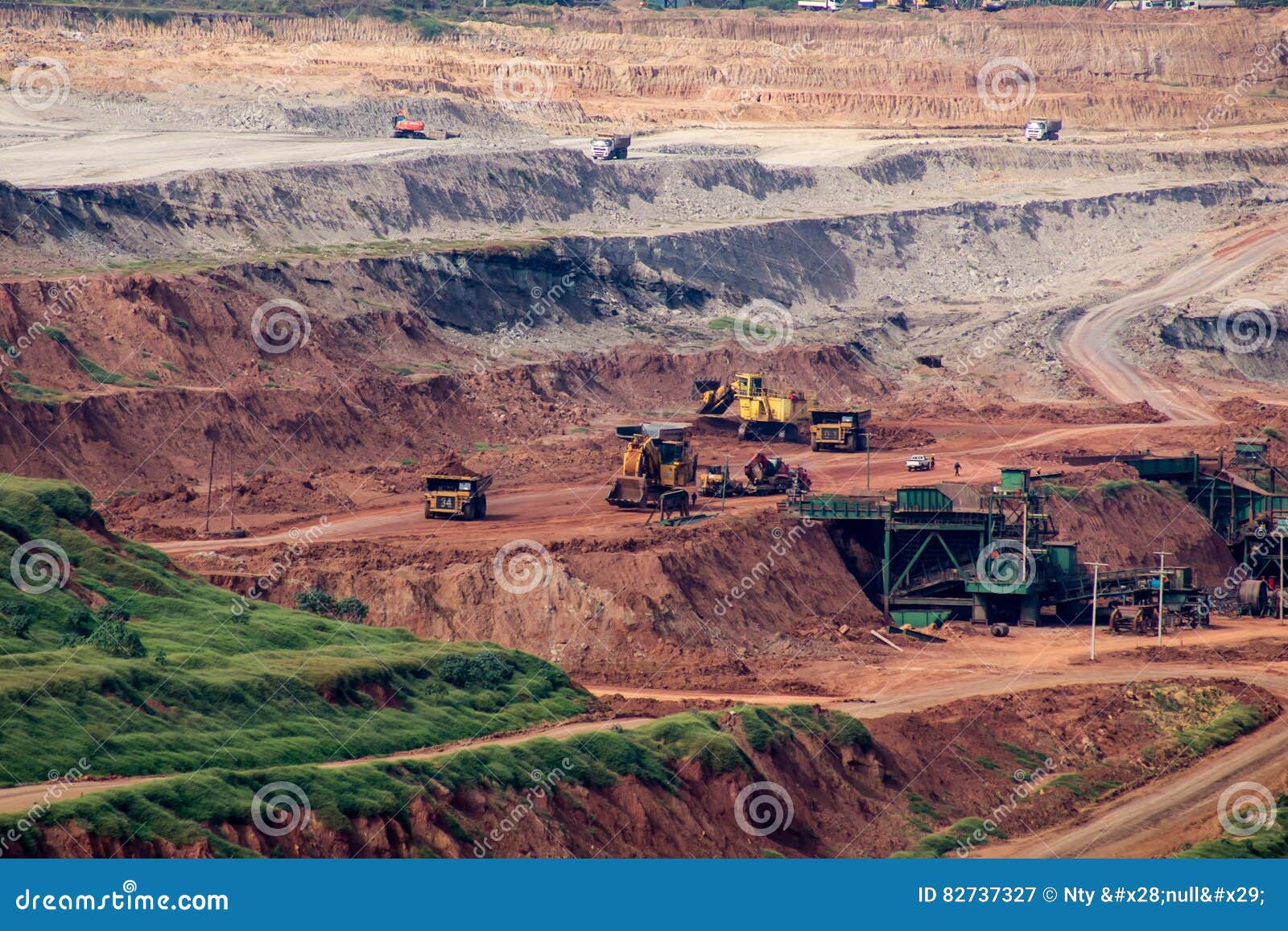 Mine editorial photography. Image of machine, minerals - 82737327