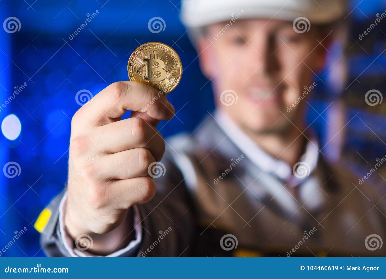 Miner Bitcoin Cryptocurrency Stock Image - Image of bank, hand: 104460619 Miner Bitcoin Cryptocurrency Stock Image - Image of bank, hand: 104460619