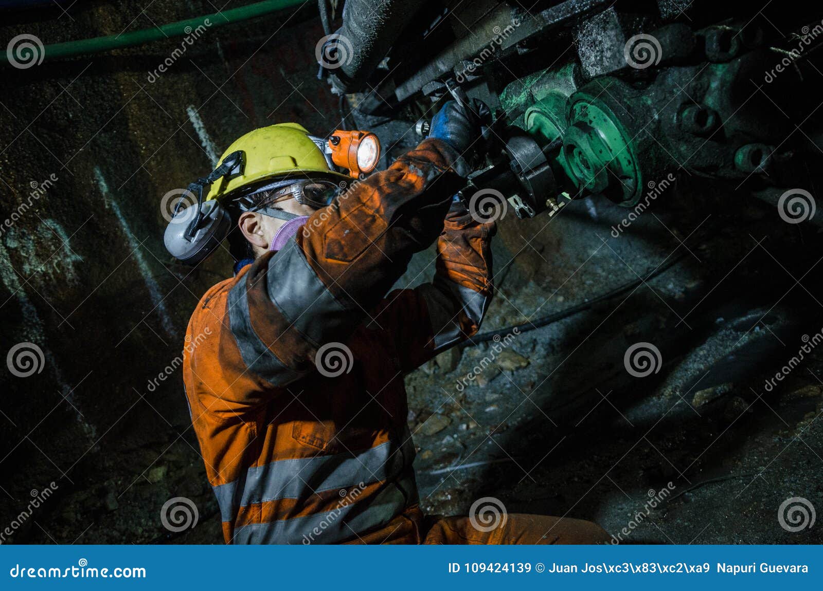 Miner fixing machine editorial stock image. Image of extraction - 109424139
