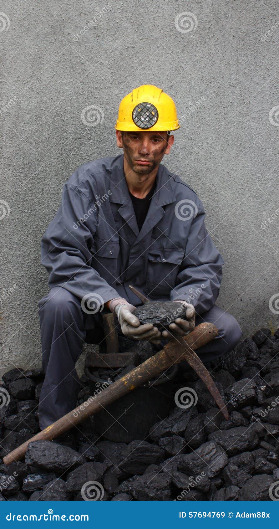 Miner working stock image. Image of bucket, bituminous - 57694769