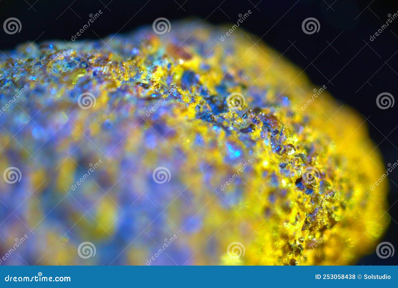Minerai De Pierre Au Microscope Photo stock - Image du configuration ...