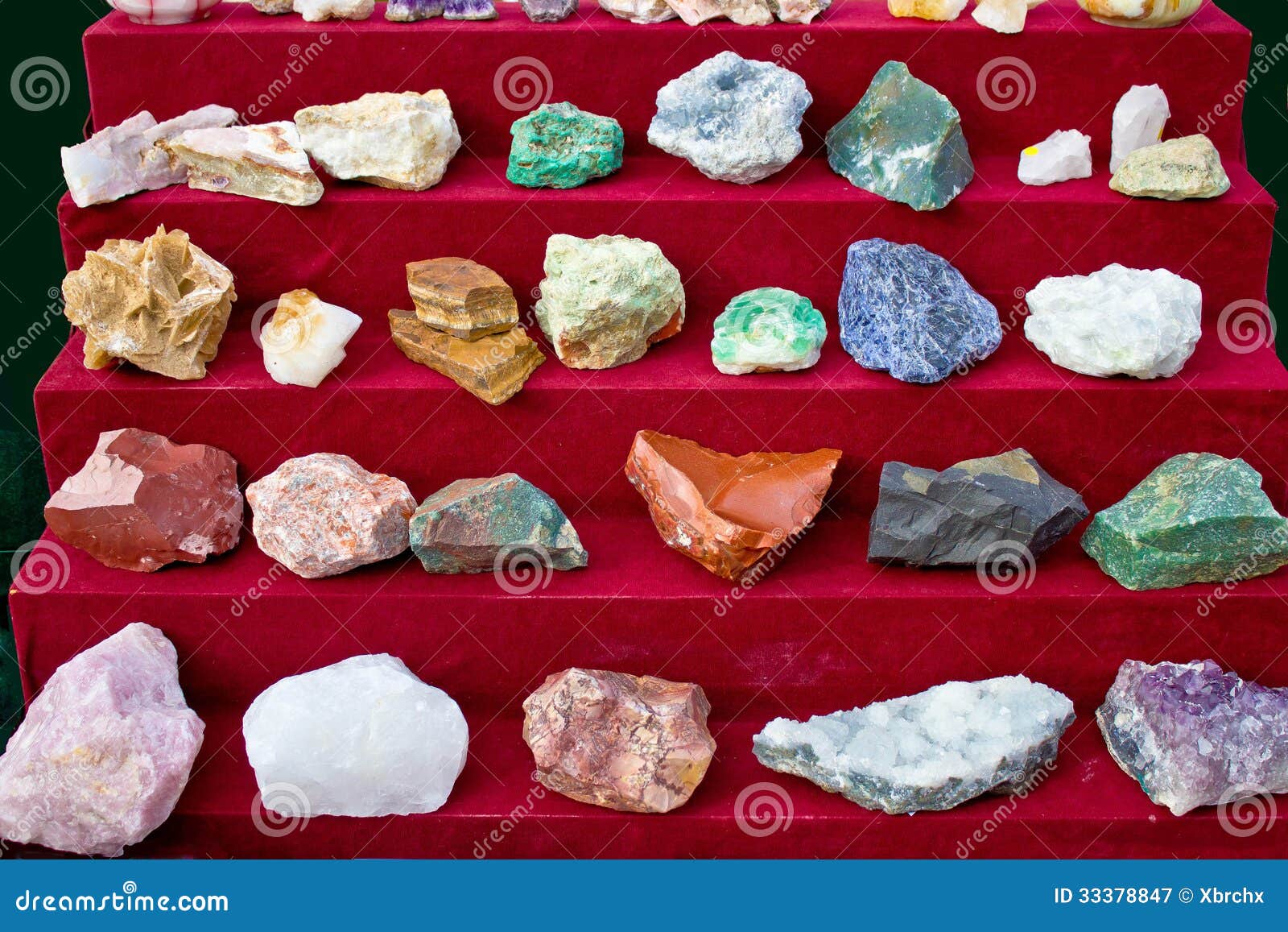 Minerais Raros E Pedras Alinhados Imagem de Stock - Imagem de raro ...