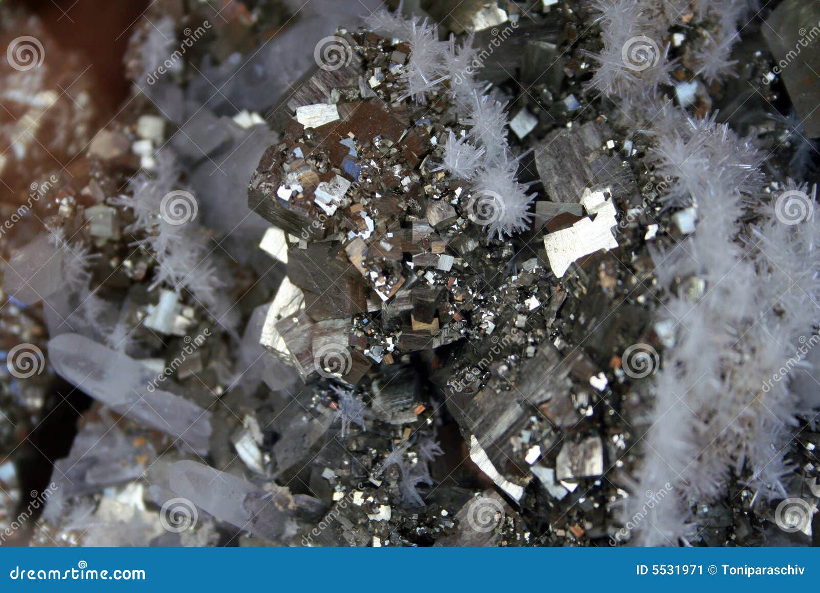 Minerale ferroso immagine stock. Immagine di materiali - 5531971