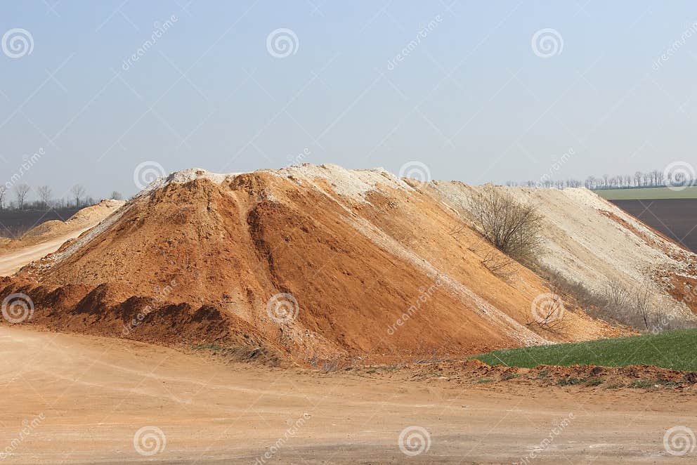 Minería De Arcilla. Ruta De Las Colinas Y Canteras De Los Suelos ... Minería De Arcilla. Ruta De Las Colinas Y Canteras De Los Suelos ...