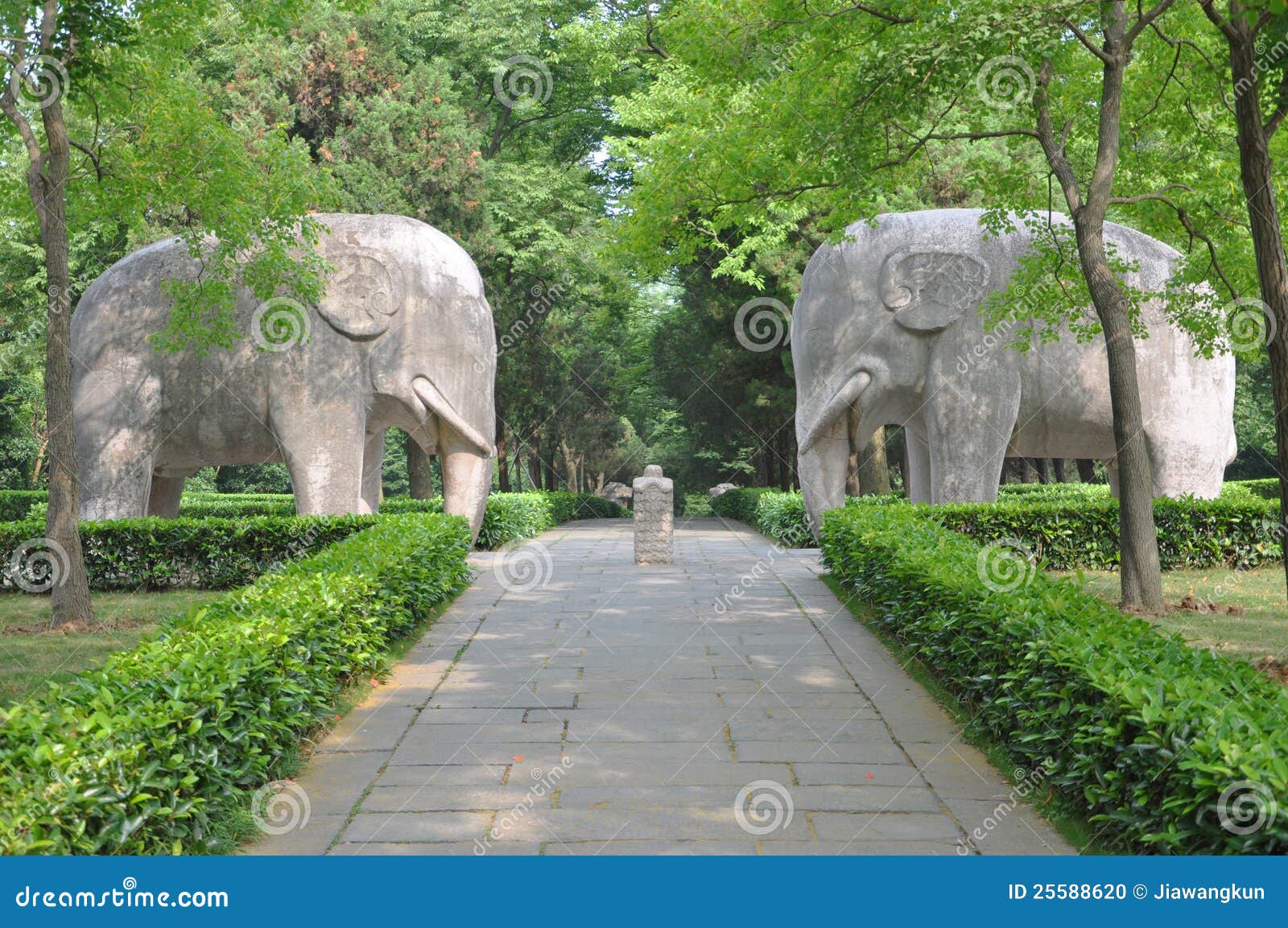 Ming Xiaoling Mausoleum, Nanjing Stock Photo - Image of heritage ...