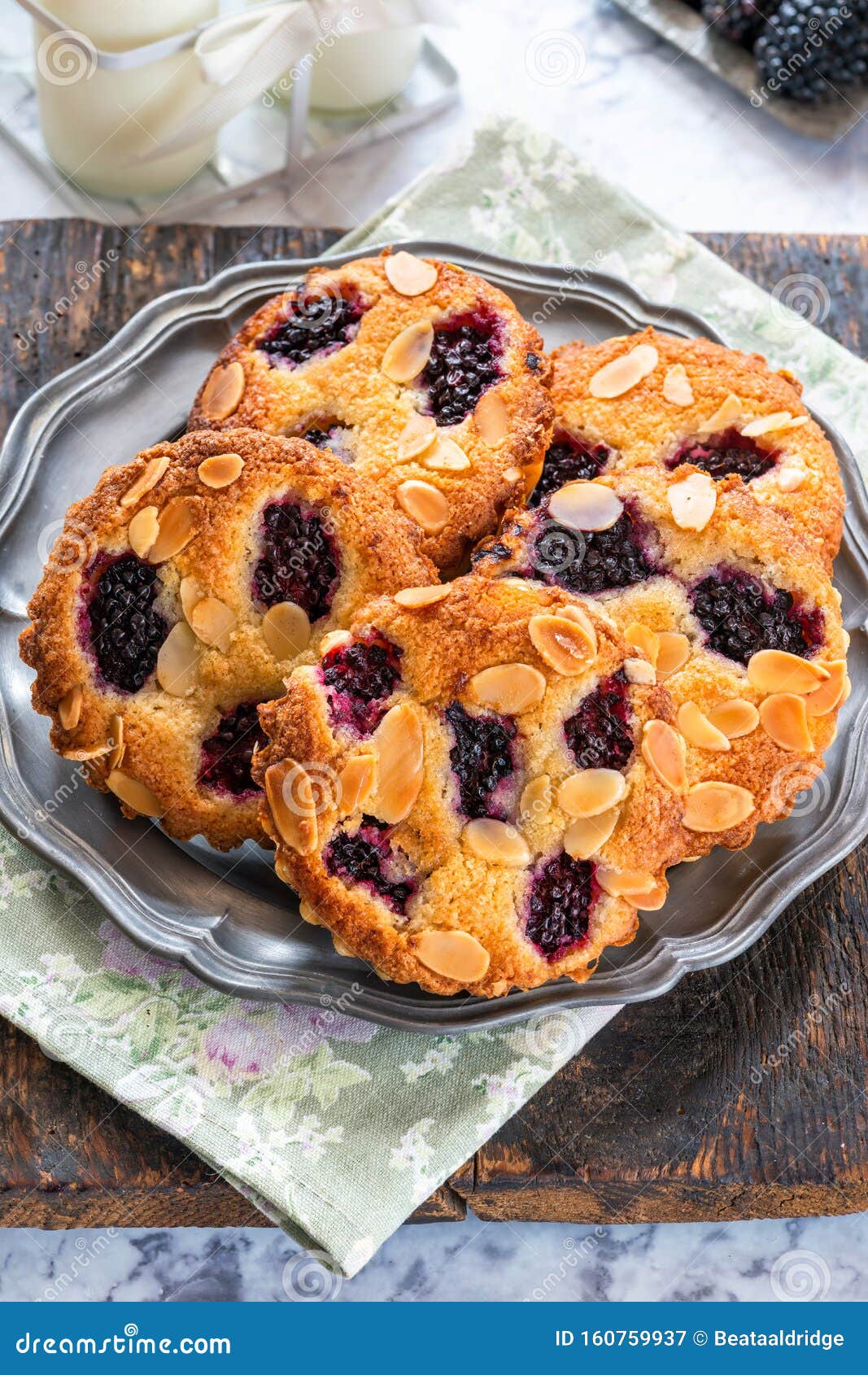 Mini Blackberry Bakewell Tarts Stock Image - Image of brown, crunch ...