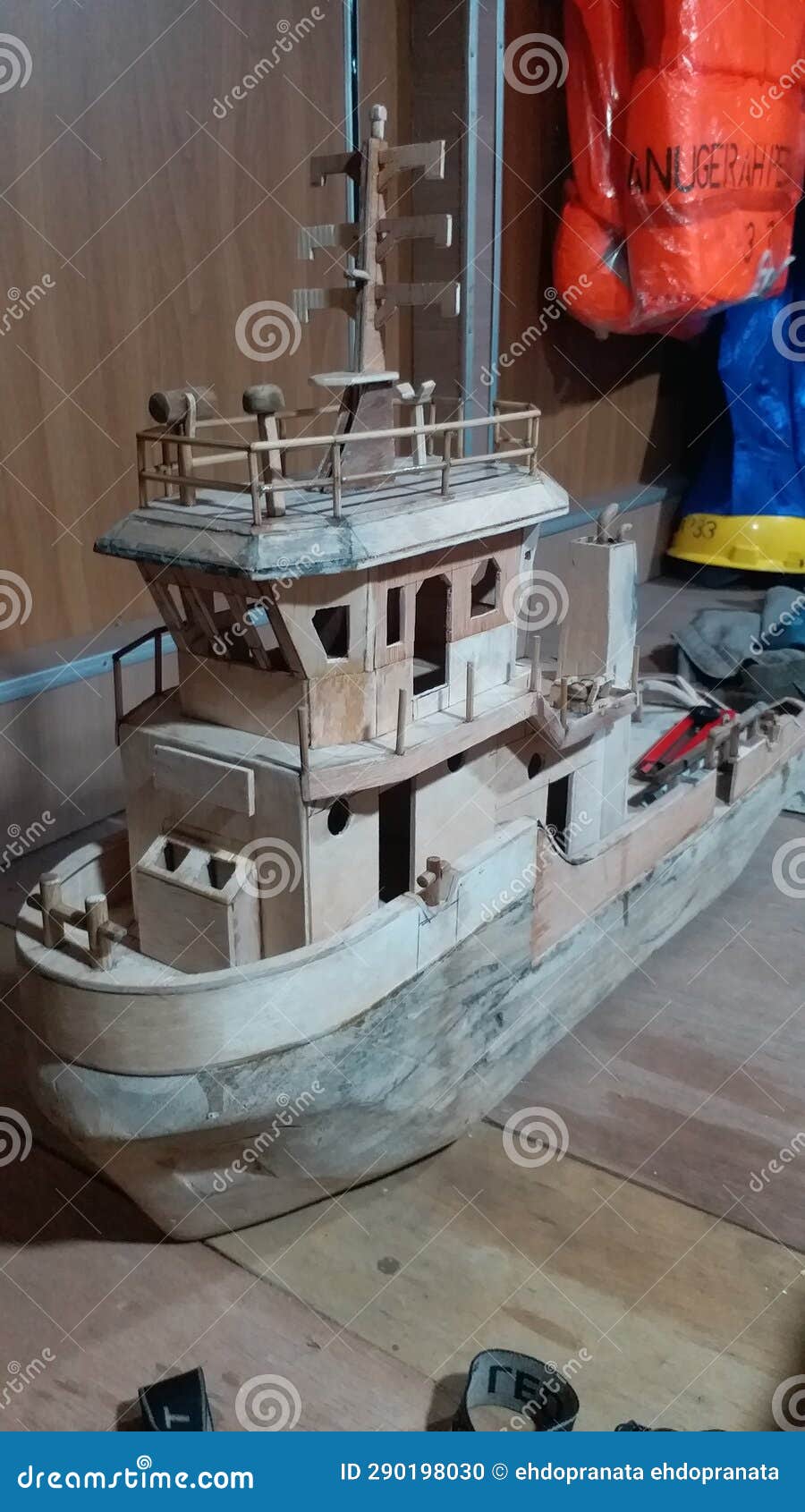 Mini-boat Tag Boat Settlement Process Stock Photo - Image of settlement ...