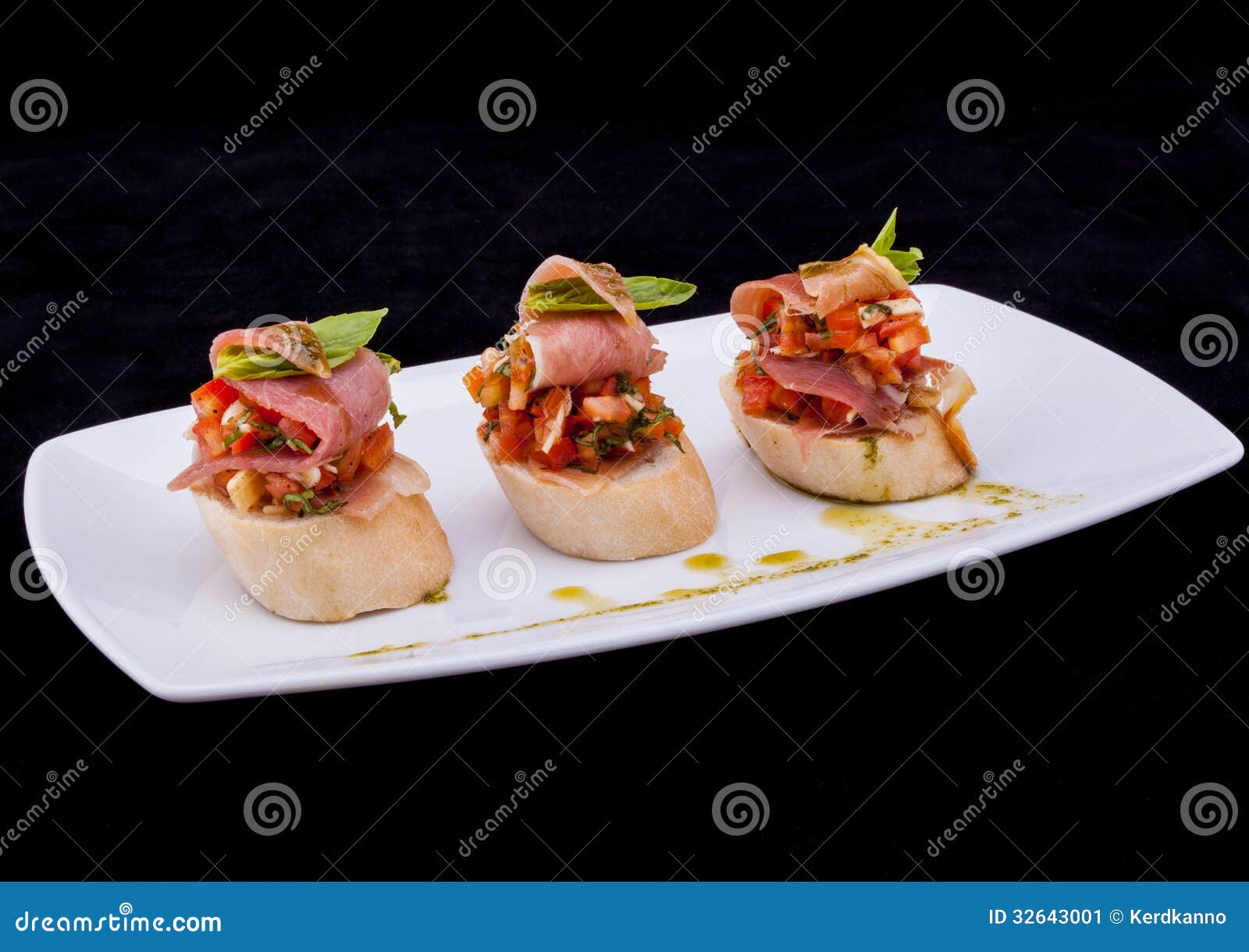 Mini Bruschetta imagen de archivo. Imagen de tajado, alimento - 32643001