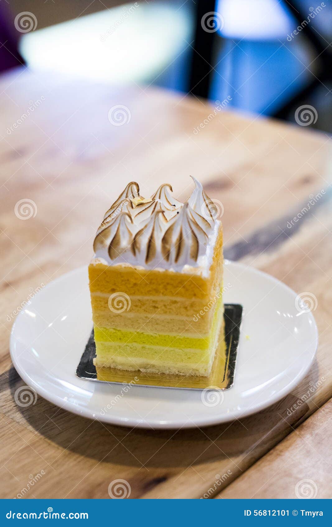 Mini Calamansi Cake stock image. Image of calamansi, plate - 56812101