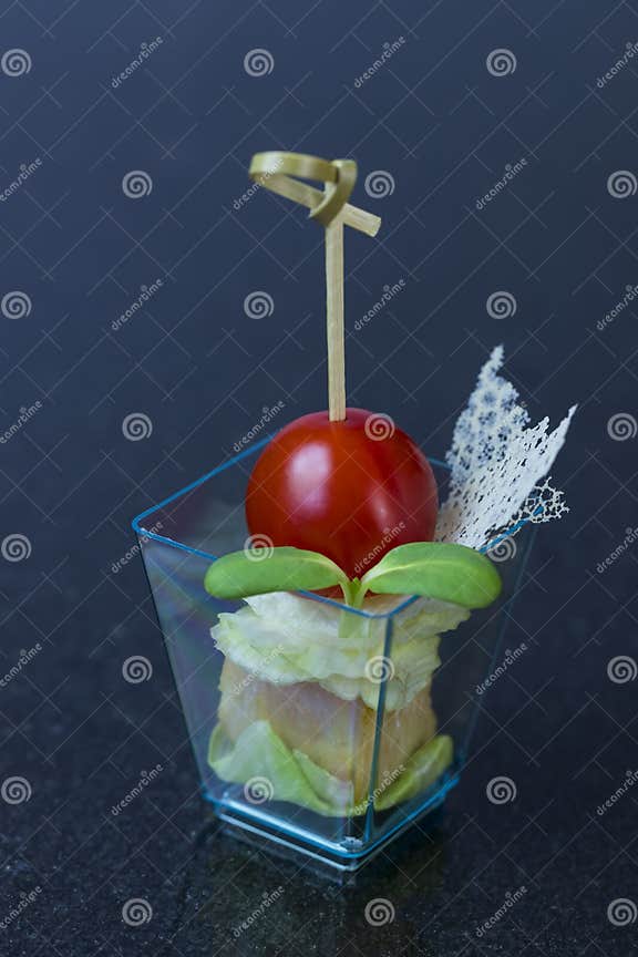 Mini Canap Con Los Elementos De La Cocina Molecular Imagen de archivo ...