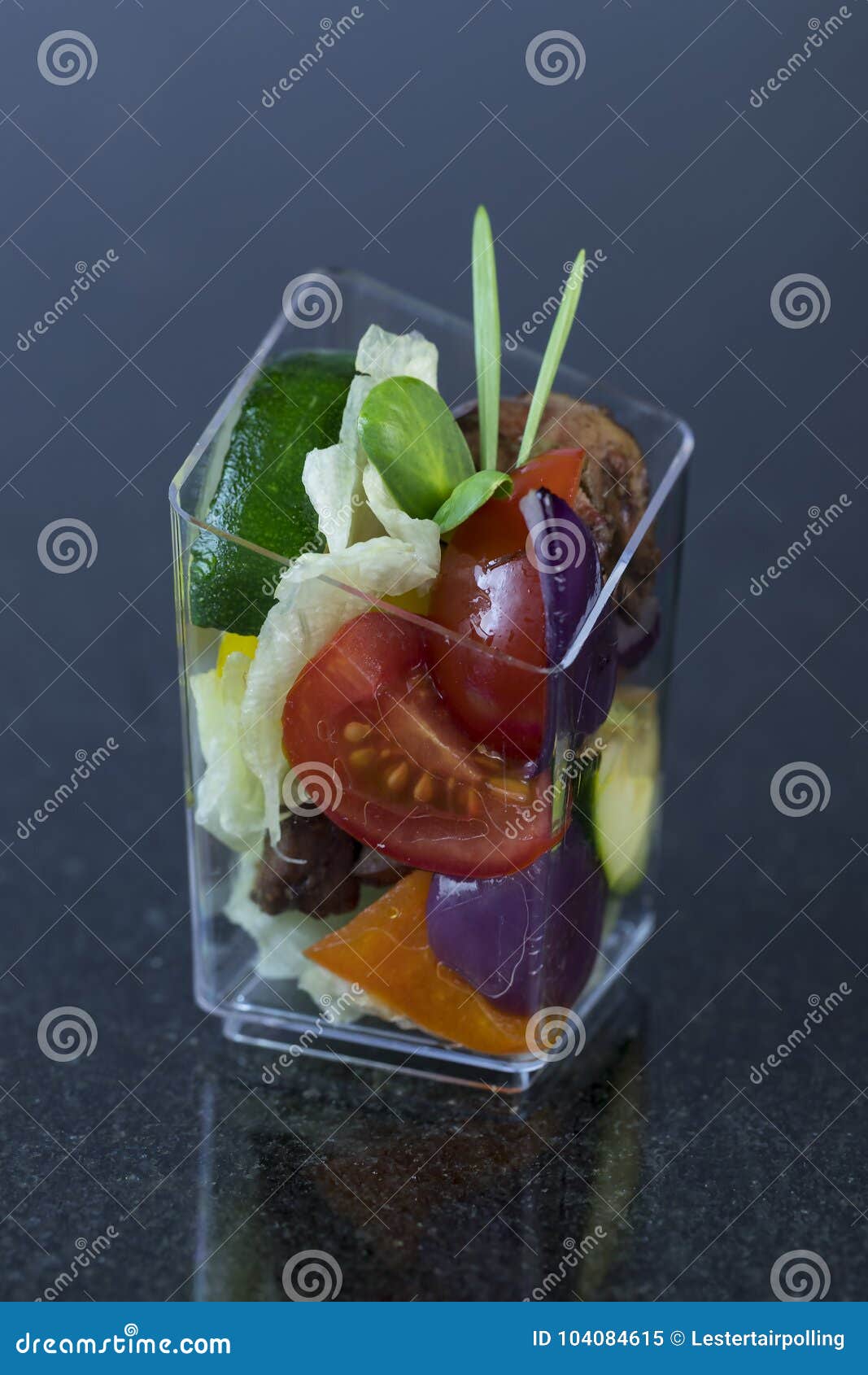 Mini Canap Con Los Elementos De La Cocina Molecular Imagen de archivo ...