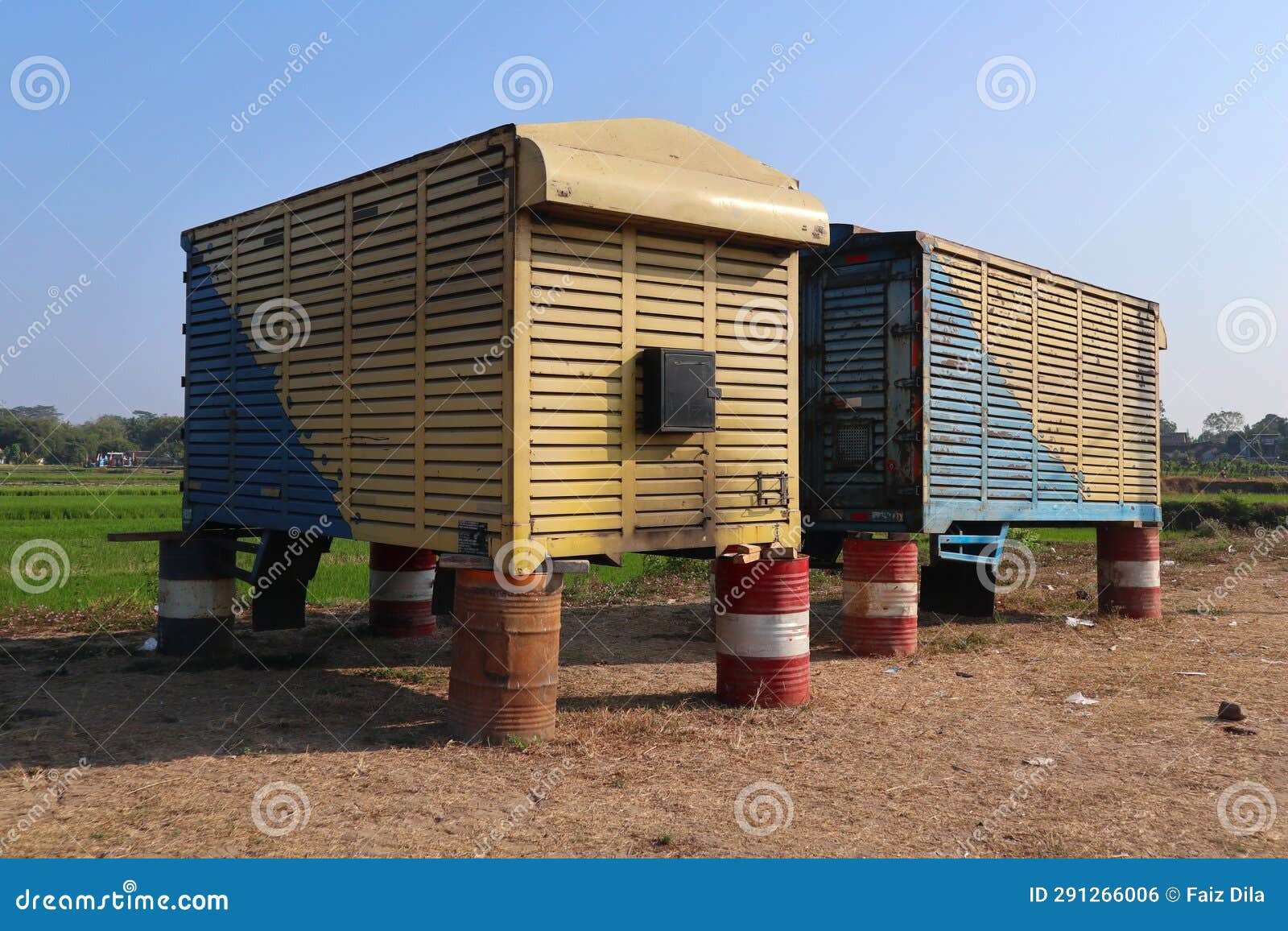 Mini Cargo Container Car Box Stock Photo - Image of steel, telescopic ...