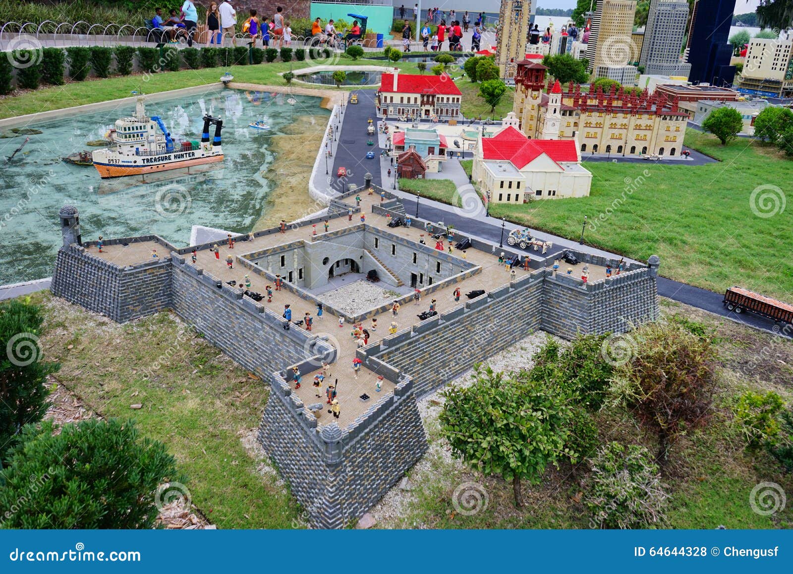 Mini castello di Lego fotografia stock editoriale. Immagine di famoso ...