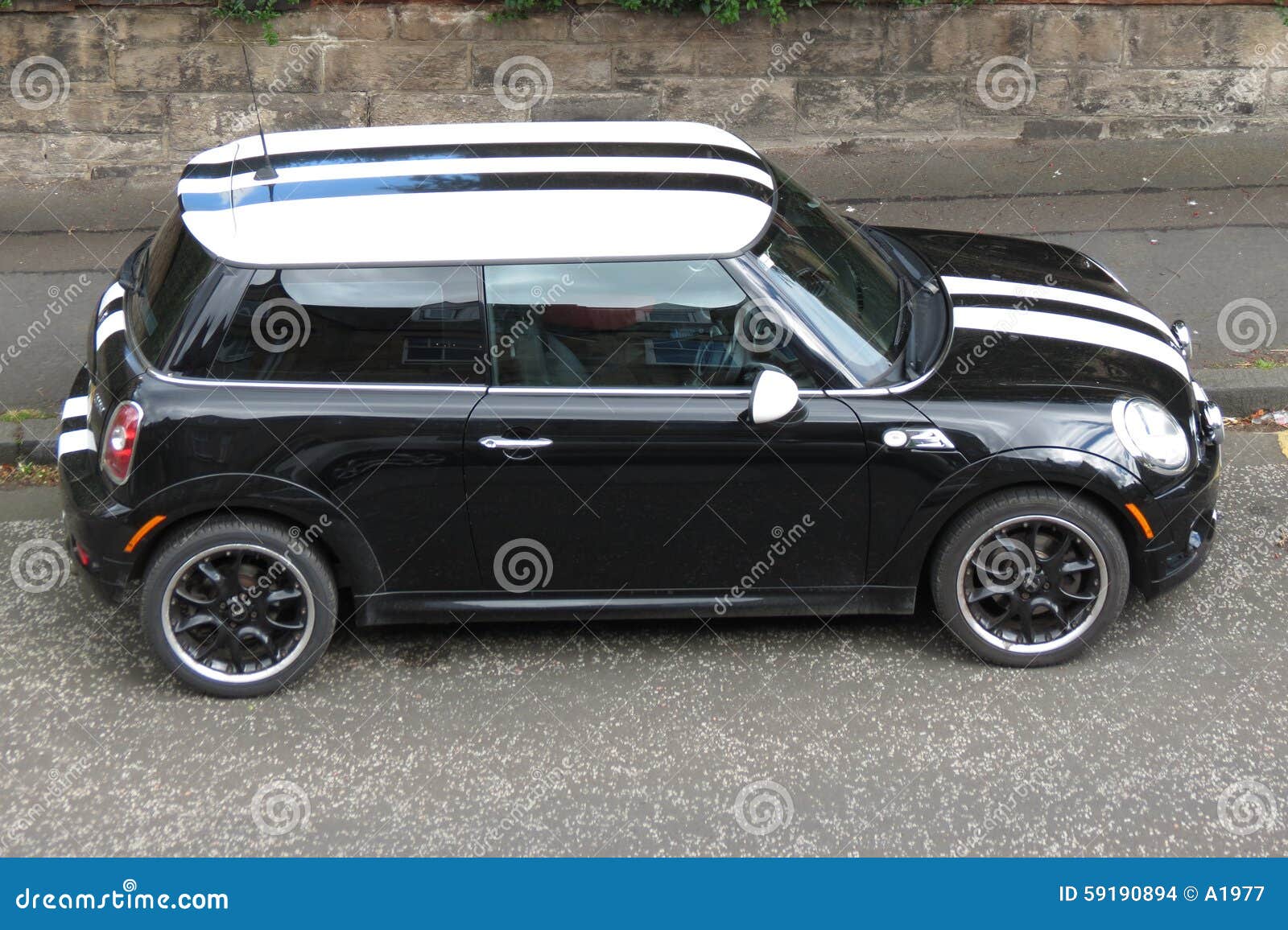 Mini Cooper imagen de archivo editorial. Imagen de blanco - 59190894