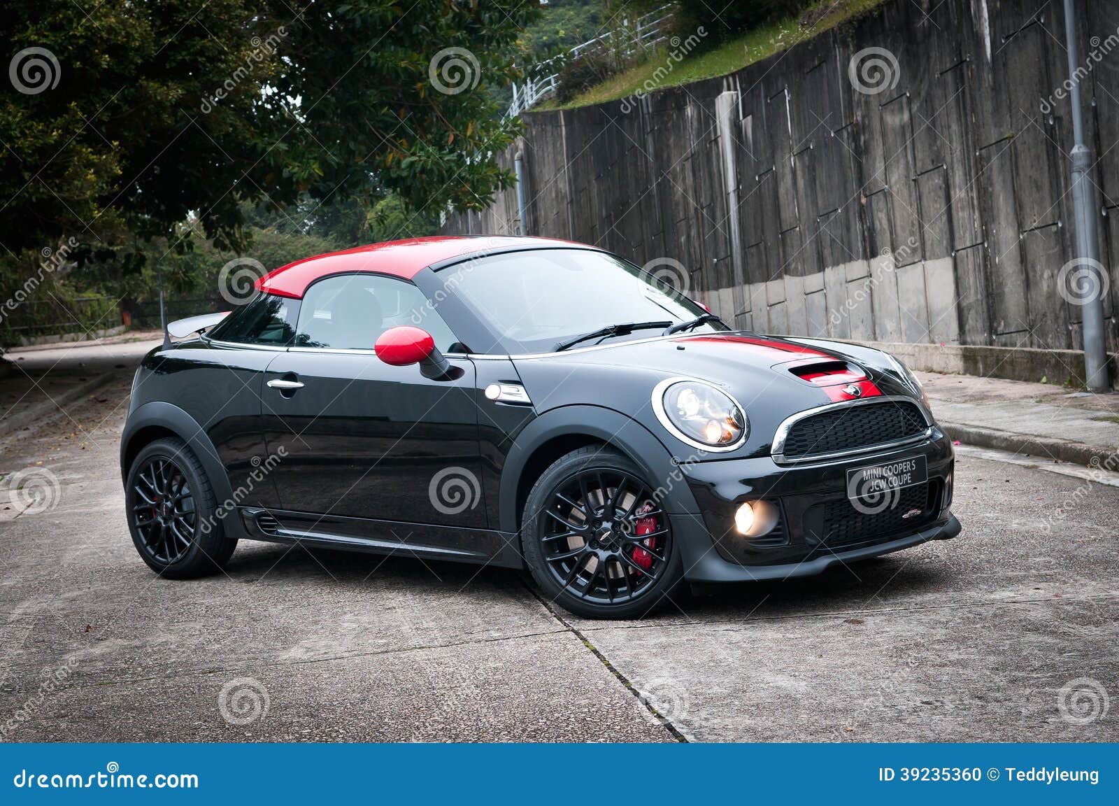 Mini Cooper S JCW Coupe 2012 Editorial Image - Image of cooper, super ...