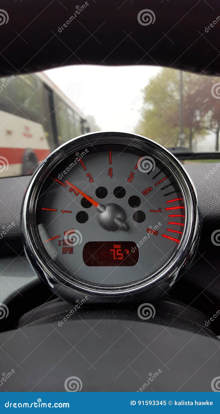 Mini Cooper S RPM imagem de stock. Imagem de carro, painel - 91593345