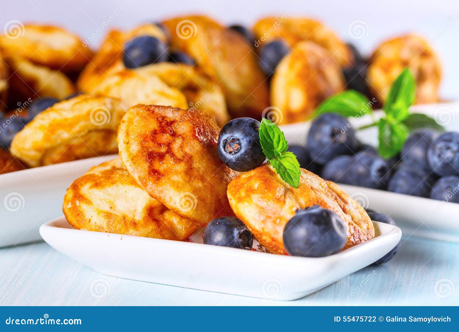 Mini crepes foto de archivo. Imagen de sano, delicioso - 55475722