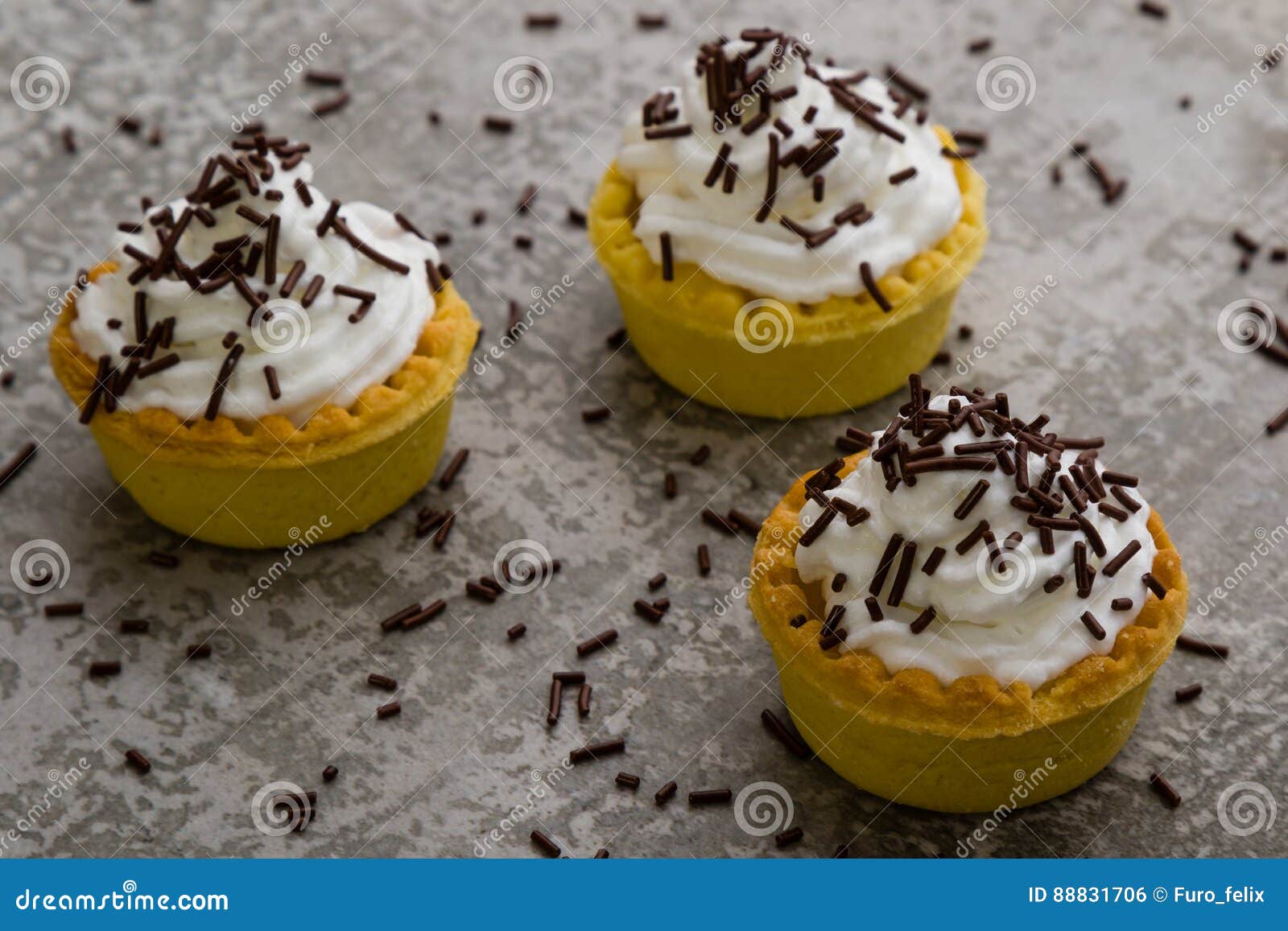 Mini Crostata Con Cioccolato Fotografia Stock - Immagine di cioccolato ...