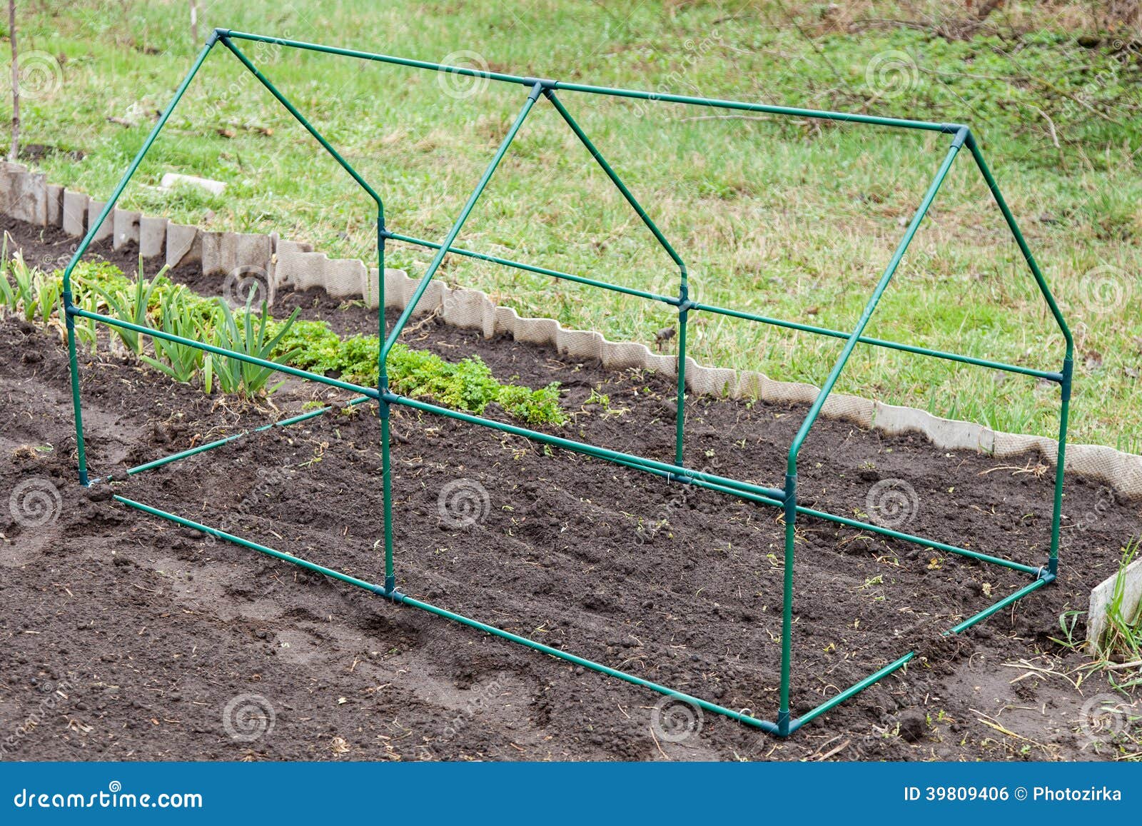 Mini estufa do quadro foto de stock. Imagem de metal - 39809406