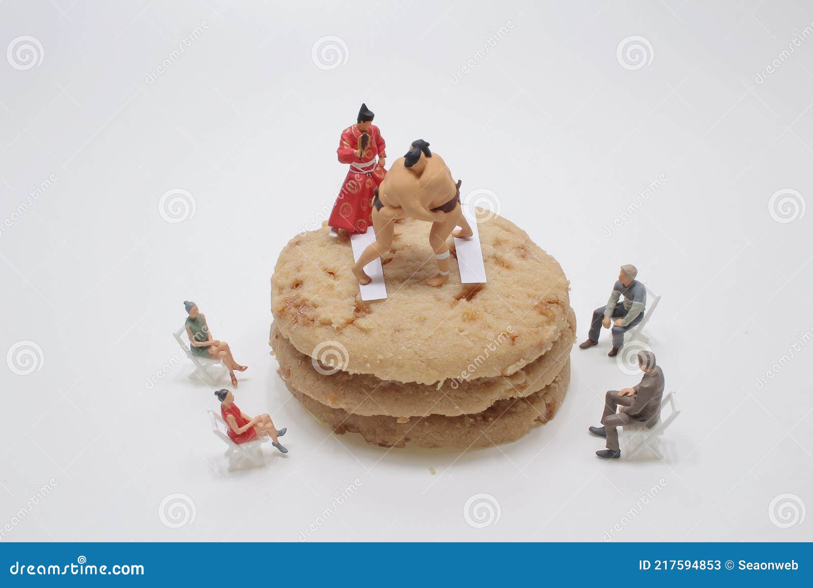 A the Mini Figure of Sumo Wrestler on Biscuit Stock Image - Image of ...