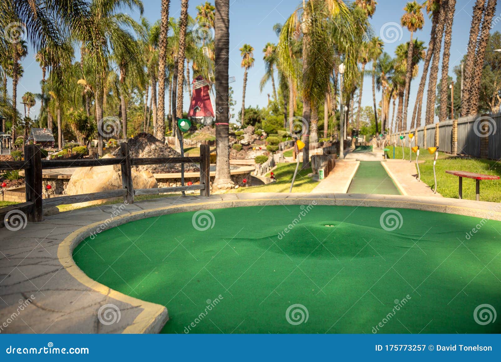 Mini Golf Course editorial photography. Image of hole - 175773257