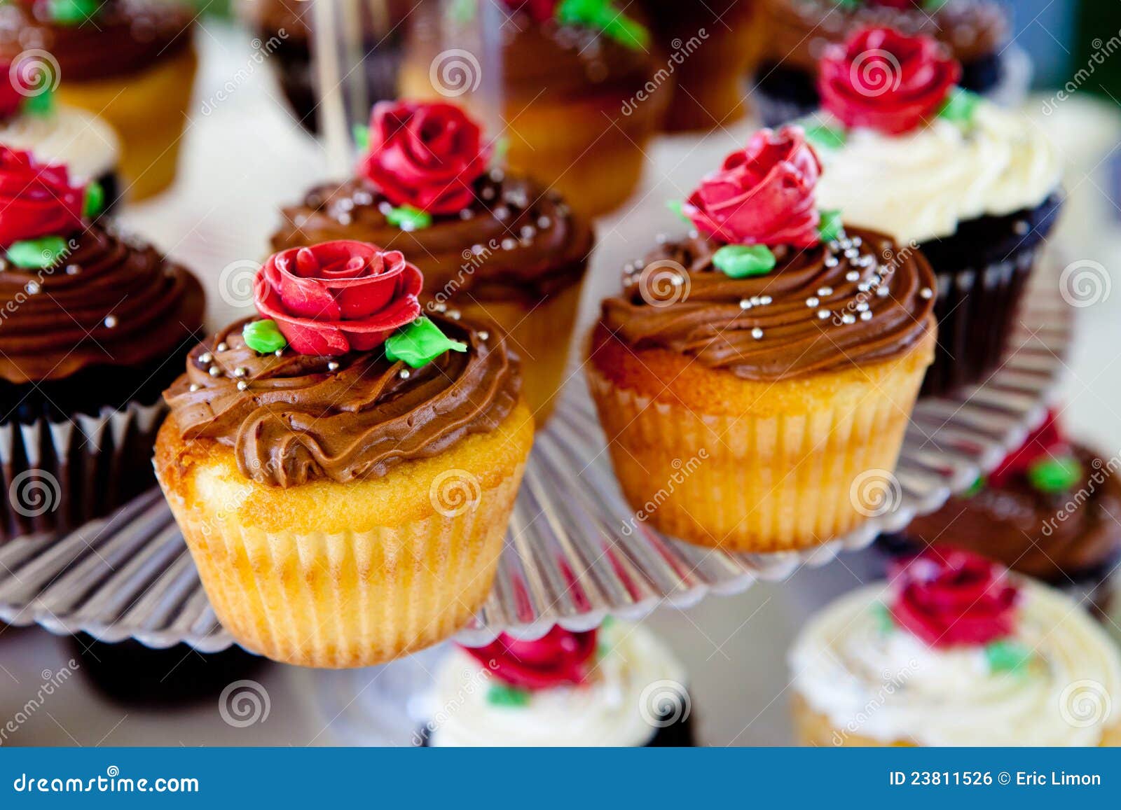 Mini magdalenas foto de archivo. Imagen de decoraciones - 23811526