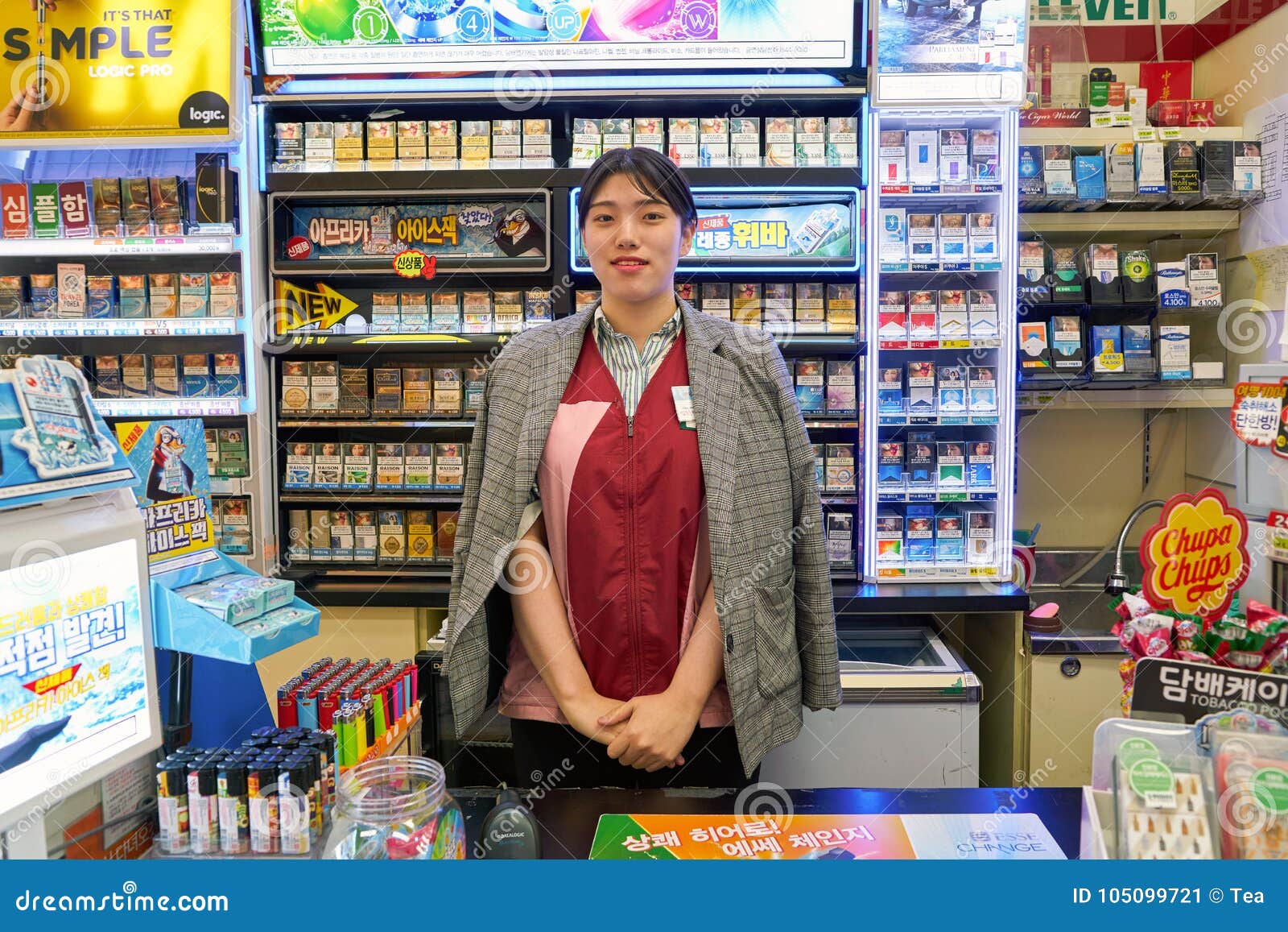 Mini-Markt 7-Eleven redaktionelles foto. Bild von redaktionell - 105099721