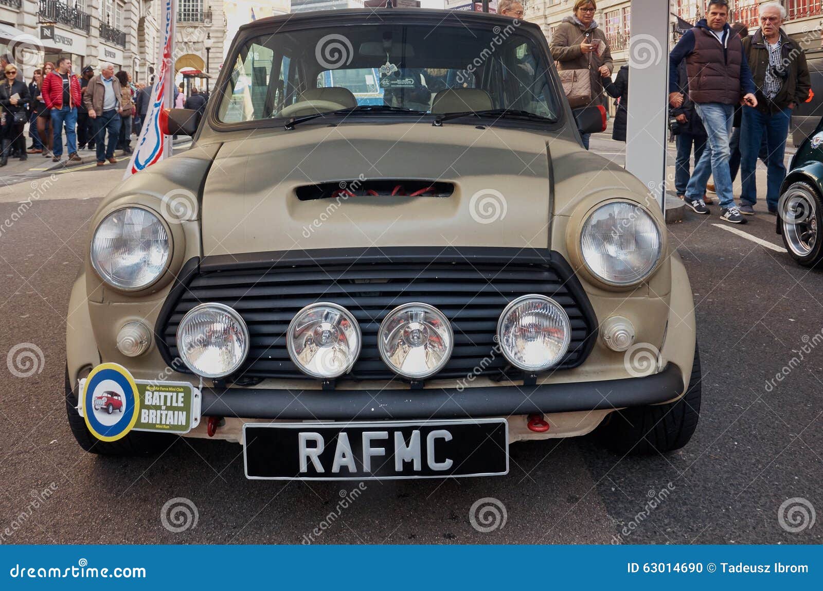 Mini Moris redaktionell foto. Bild av medel, trans, polis - 63014690