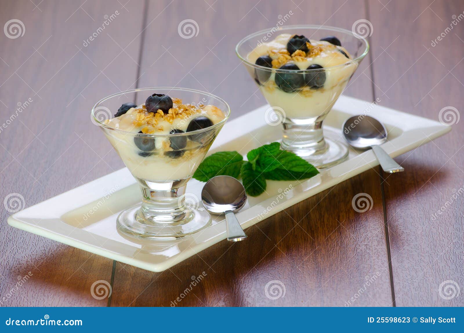 Mini parfaits stock image. Image of horizontal, dessert - 25598623