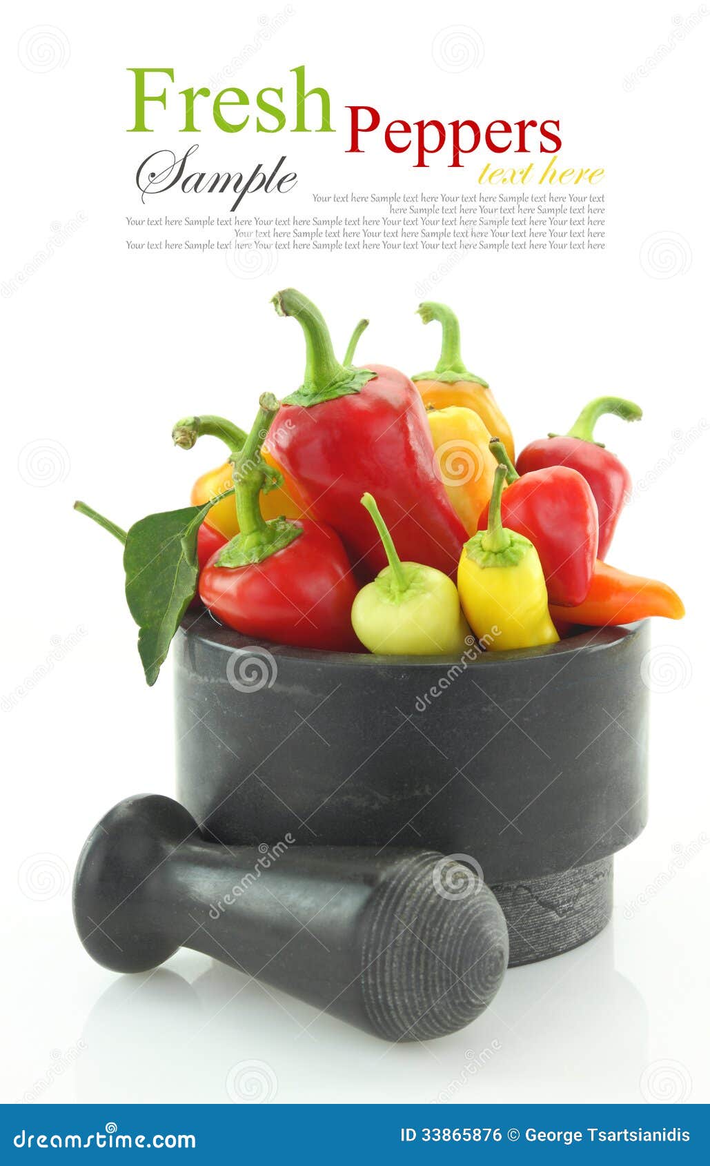 Mini Peperoncini Caldi Variopinti in Mortaio Fotografia Stock ...