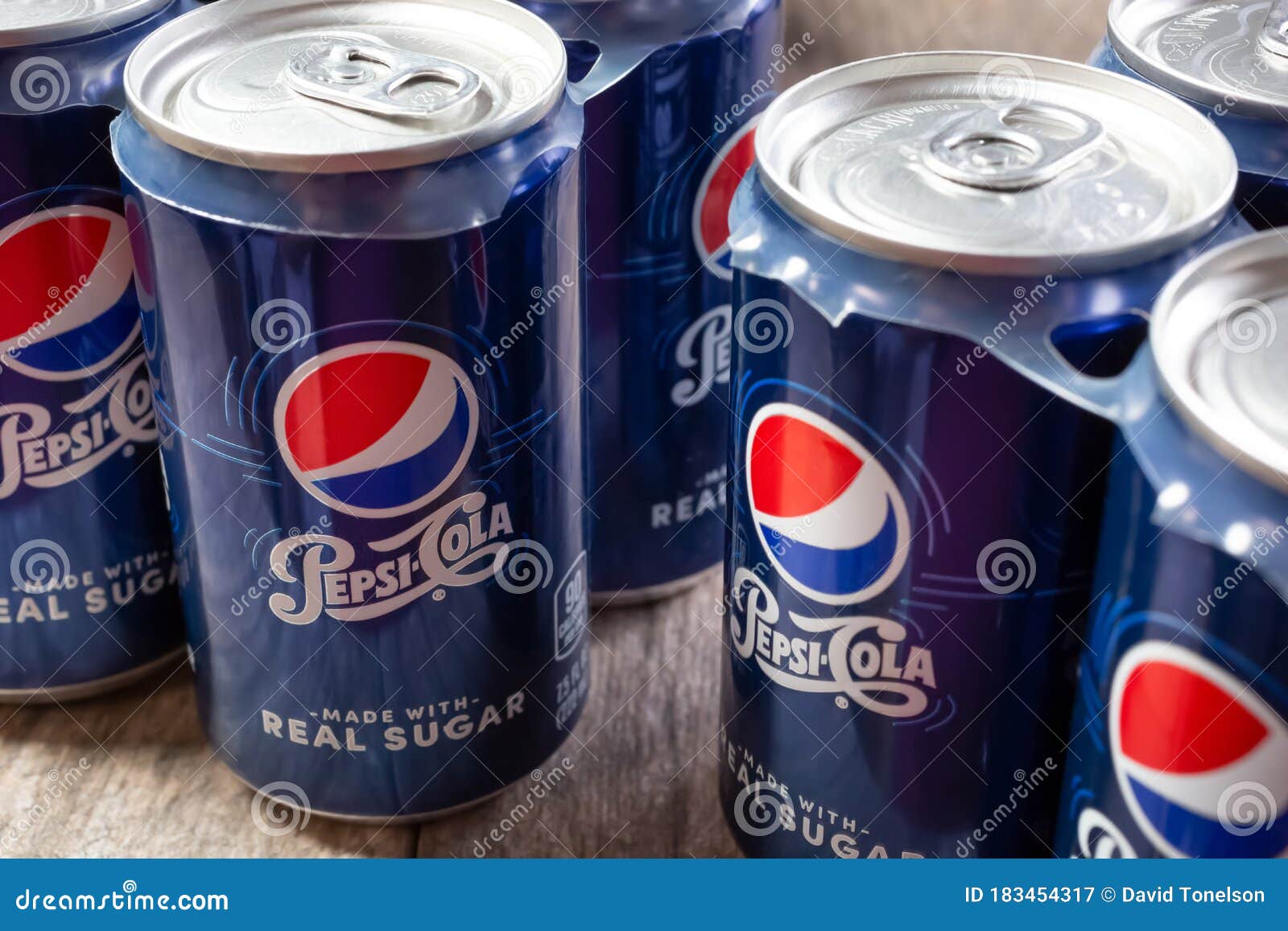 Mini pepsi editorial photography. Image of liter, sugar - 183454317