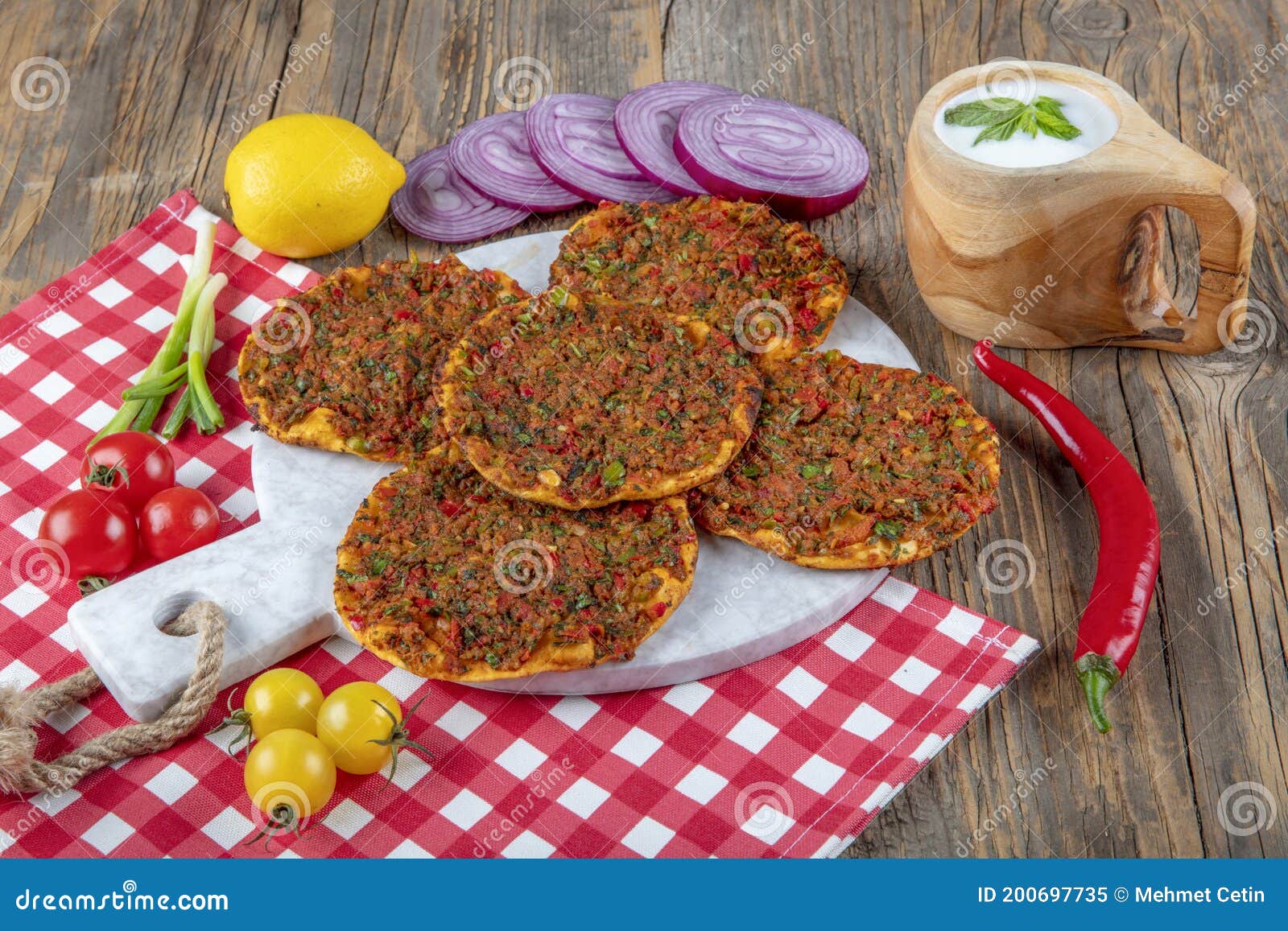 Mini Pizza Turque, Mini Lahmacun Lahmacun Nom Turc ; Lahmacun De Findik ...