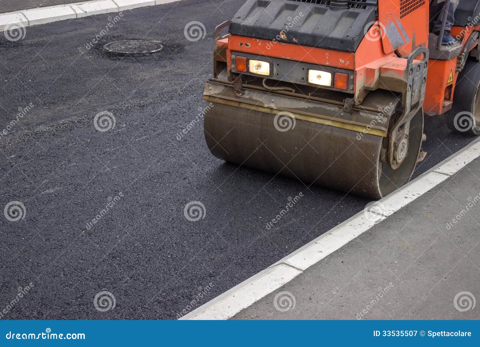 Mini rolo 2 do compressor imagem de stock. Imagem de asfaltamento ...