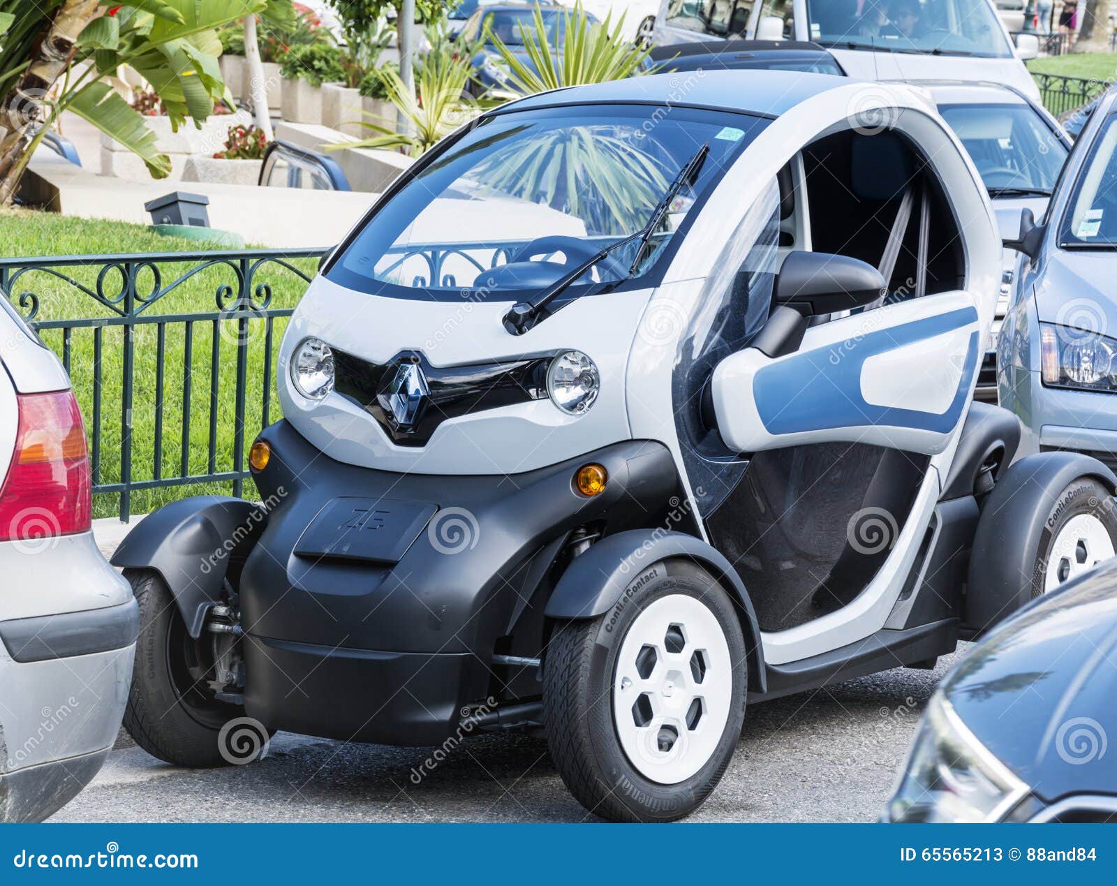 Mini Smart Svartbil I Monaco, Frankrike Redaktionell Arkivfoto - Bild ...