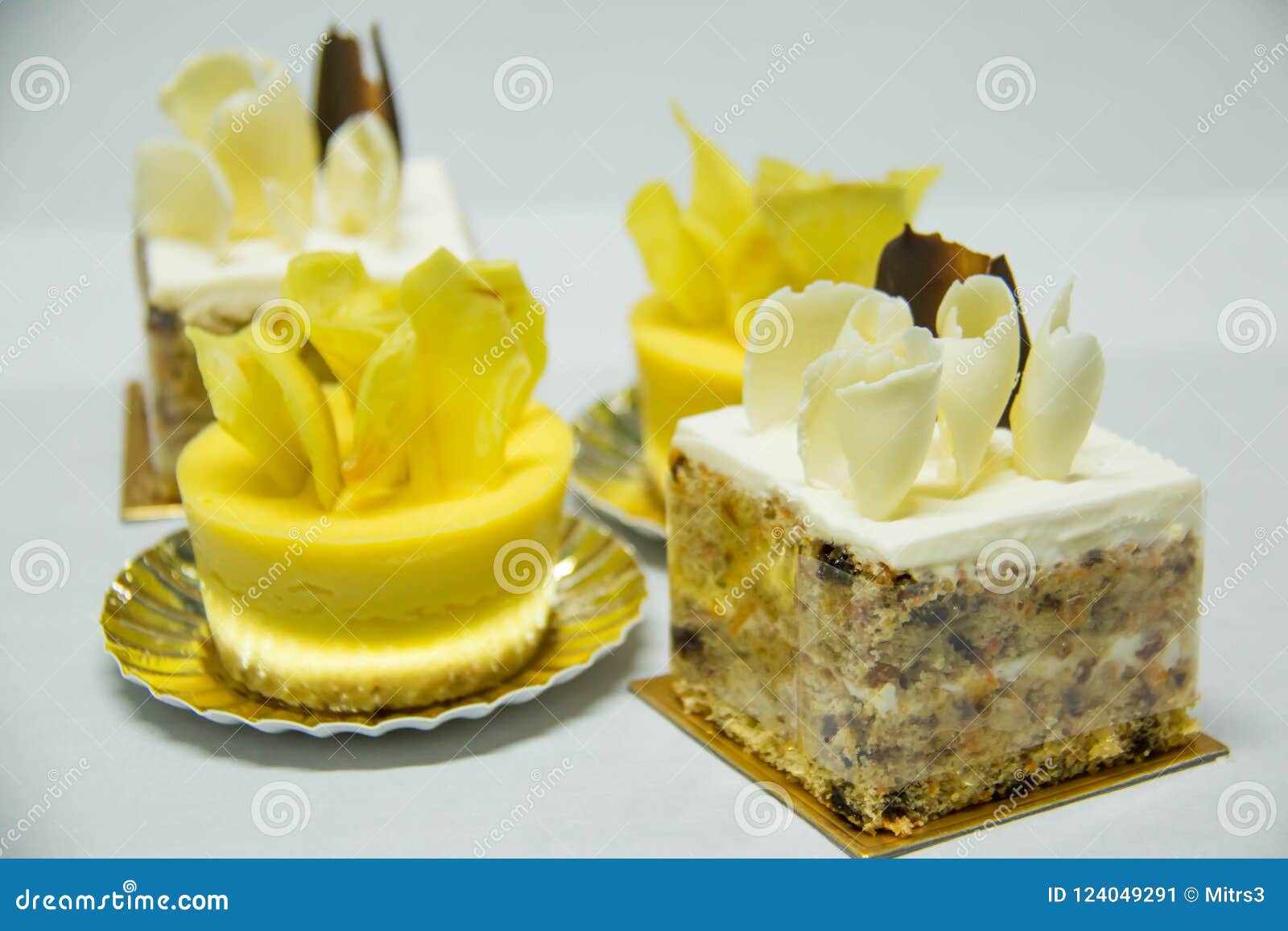 Mini Sobremesa Sortido Do Doce Dos Bolos Imagem de Stock - Imagem de ...