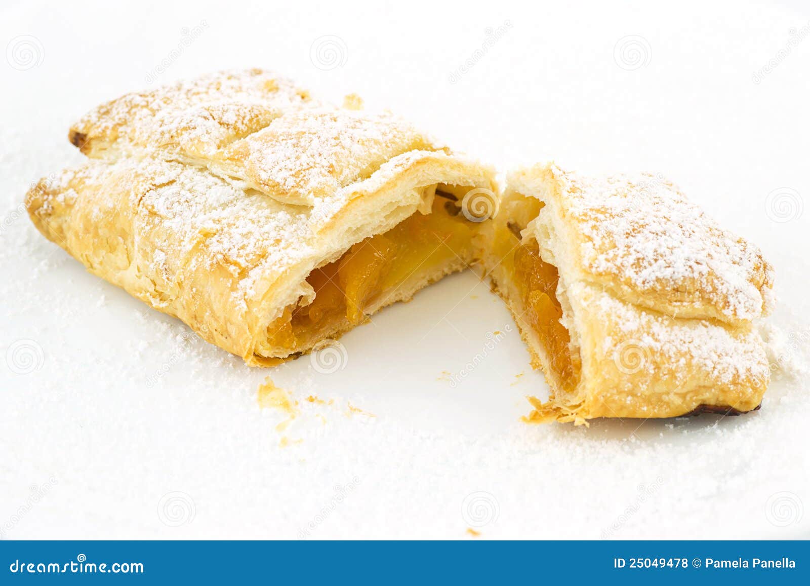 Mini strudel photo stock. Image du effectué, nourriture - 25049478