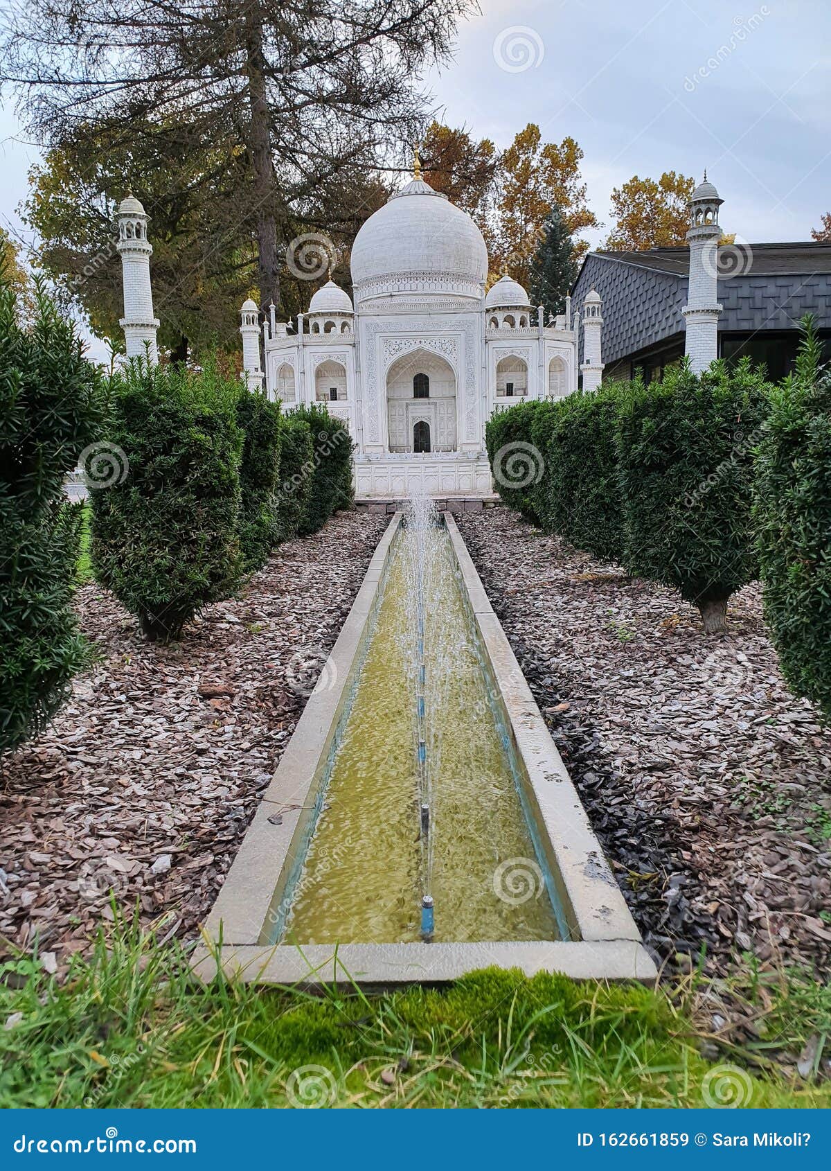 Mini Taj Mahal imagen de archivo. Imagen de mini, austeridad - 162661859