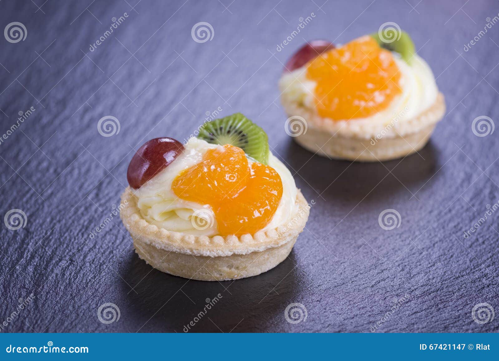 Mini tart with pudding stock image. Image of pudding - 67421147