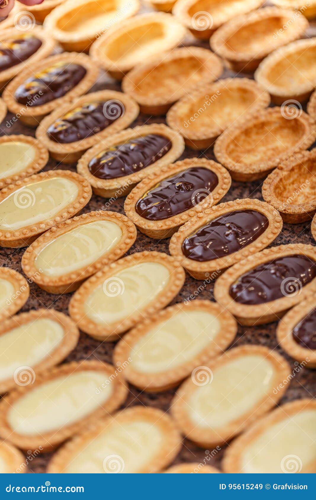 Mini tartlet shells stock image. Image of tarts, tartlets - 95615249