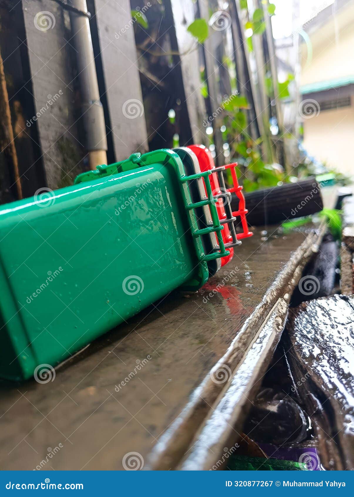 The Mini Trash Can Spilled and Overturned Stock Image - Image of ...