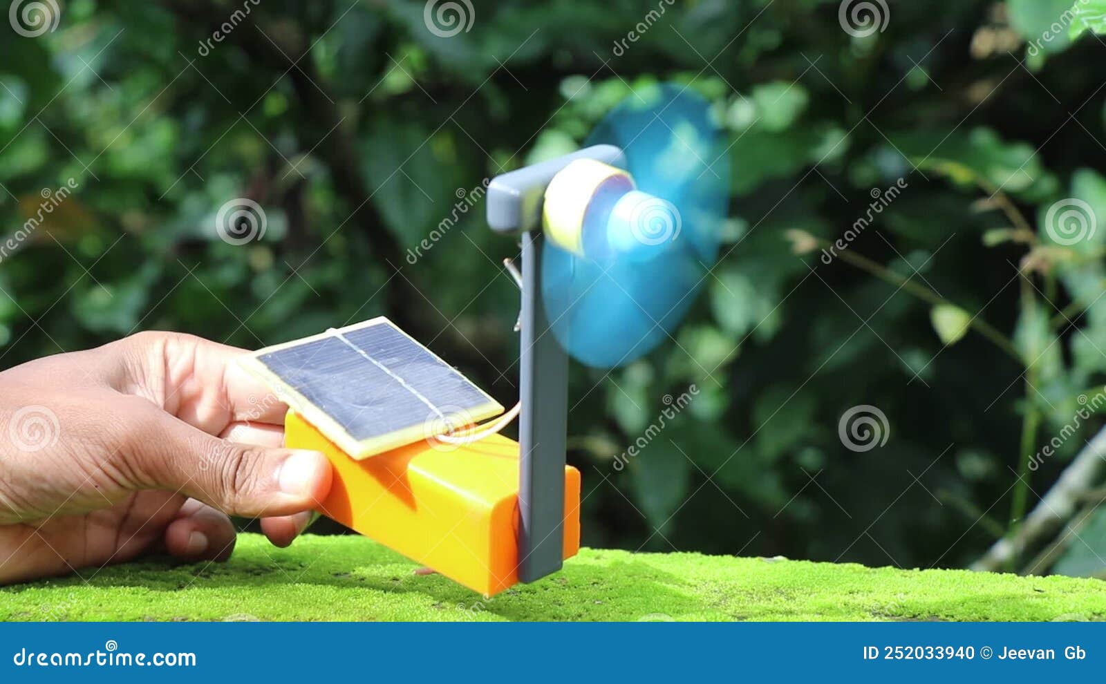 Mini Working Model of an Solar Powered Windmill that Works when ...