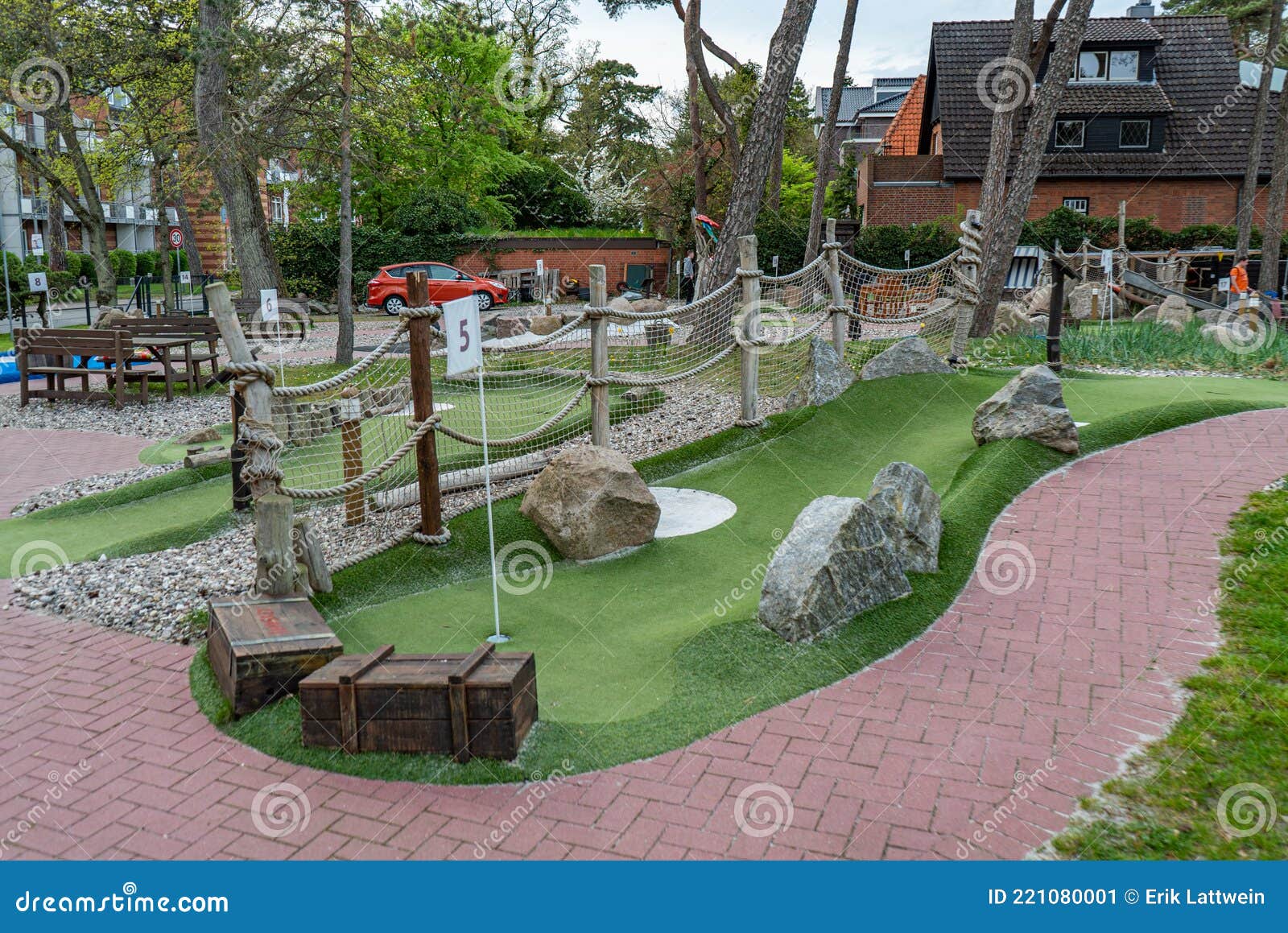 Miniature Golf At Parc Floral De Paris In The Bois De Vincennes - Paris ...