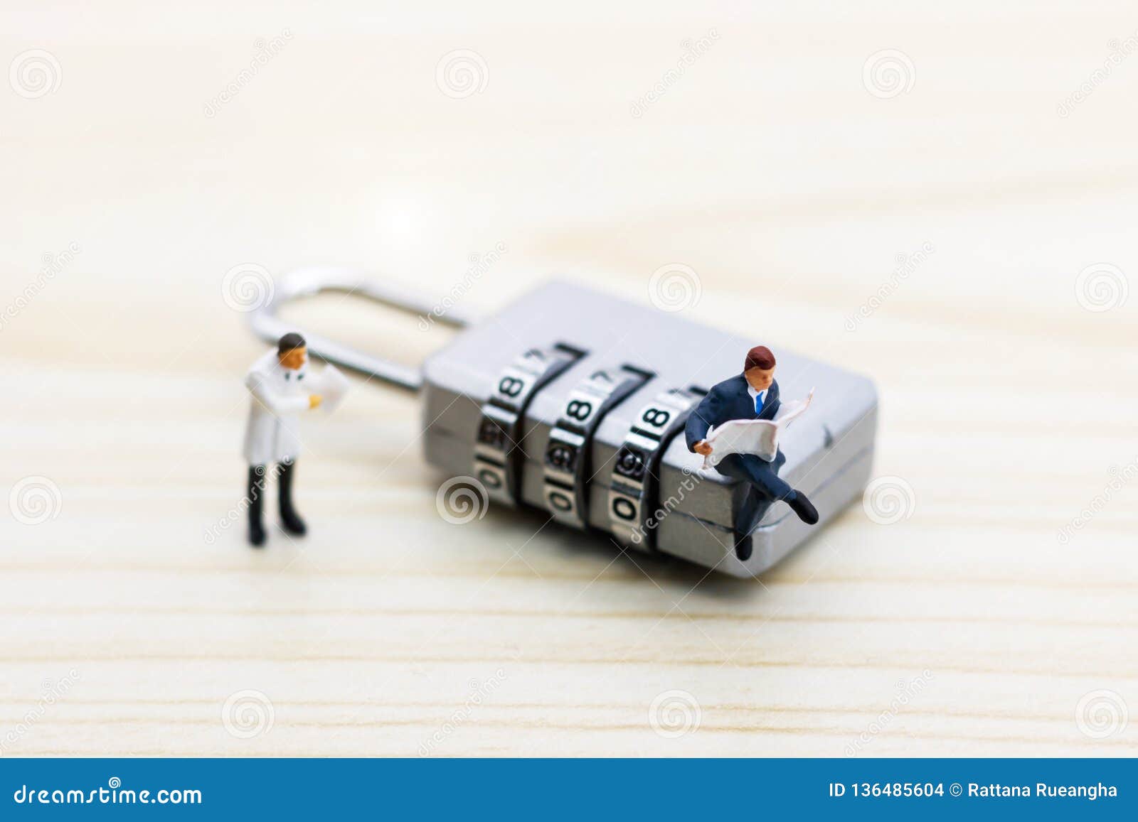 Miniature People are Decrypting Unlock Padlock, Decrypt the Key ...