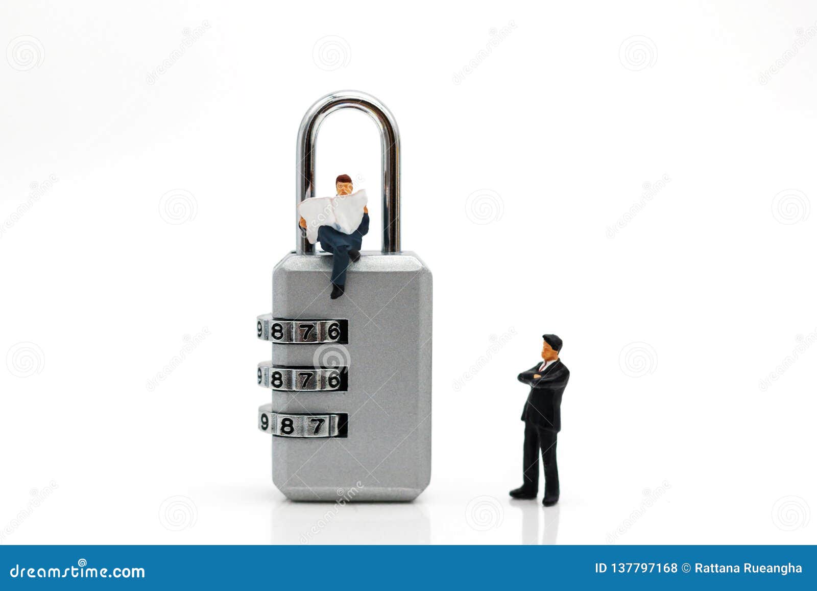 Miniature People Are Decrypting Unlock Padlock, Decrypt The Key ...