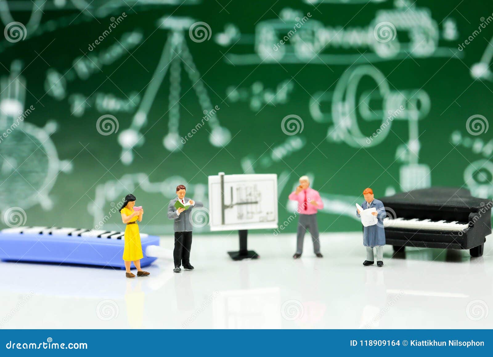 Miniature People : Teacher and Student with Piano Class of Music Stock ...