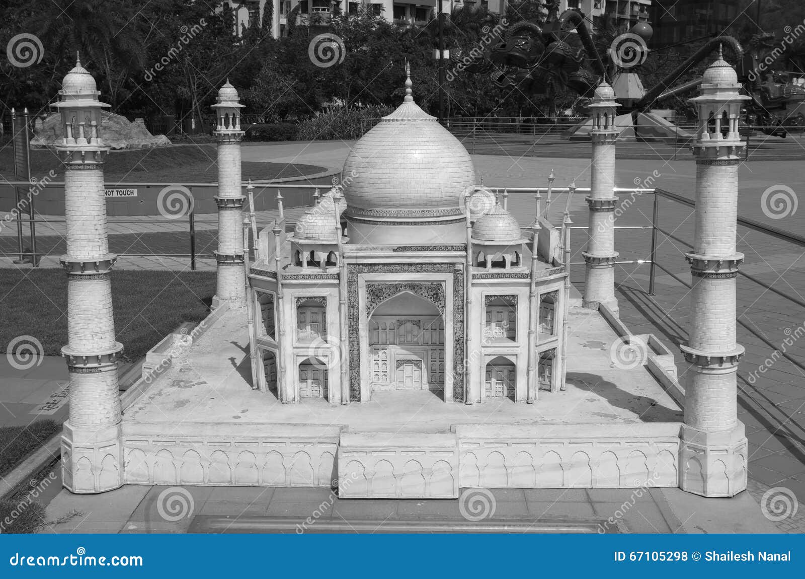 Miniature Taj Mahal Model in a Park Editorial Stock Photo - Image of ...
