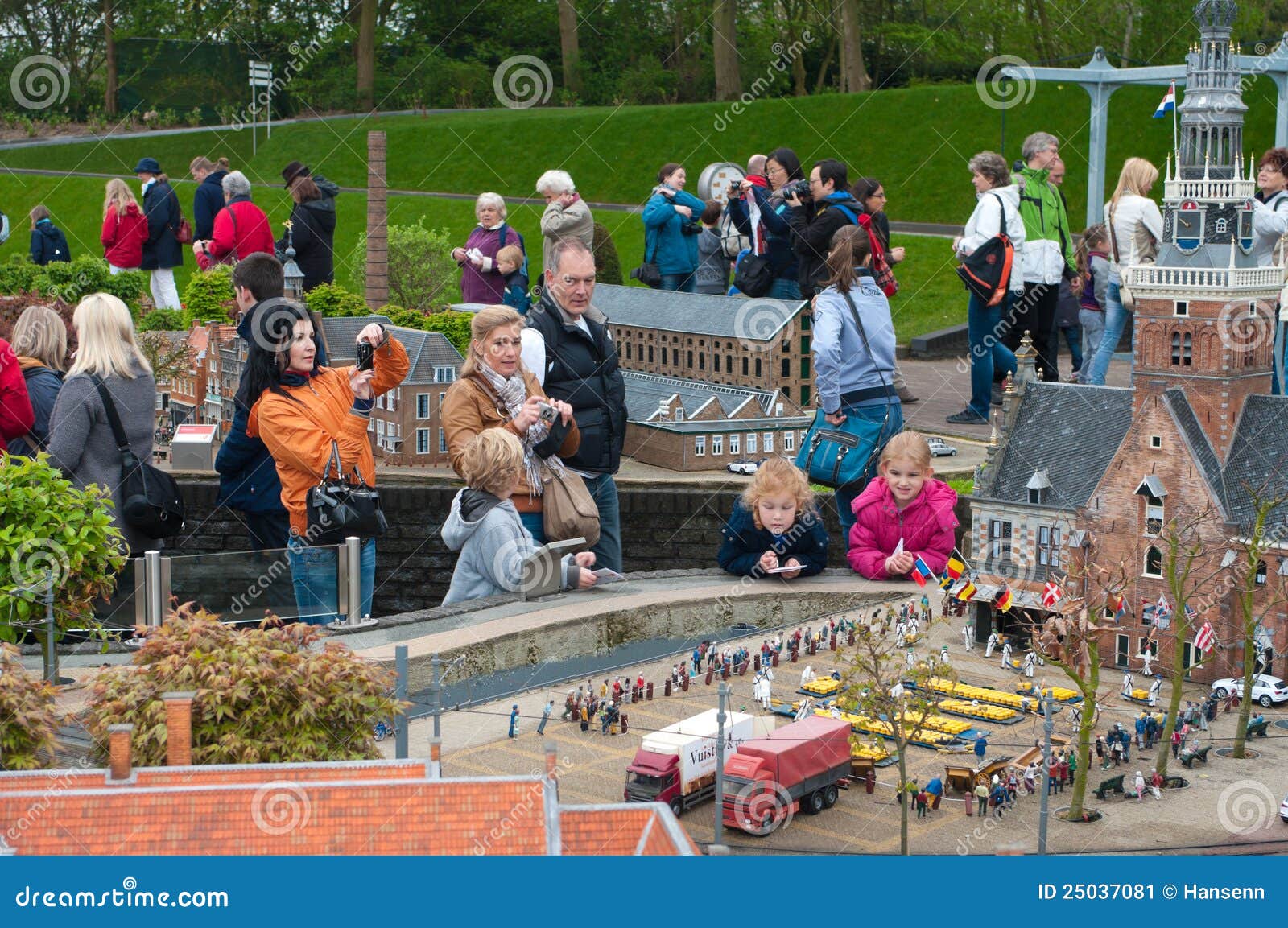 Miniatuur stad Madurodam redactionele foto. Image of klein - 25037081