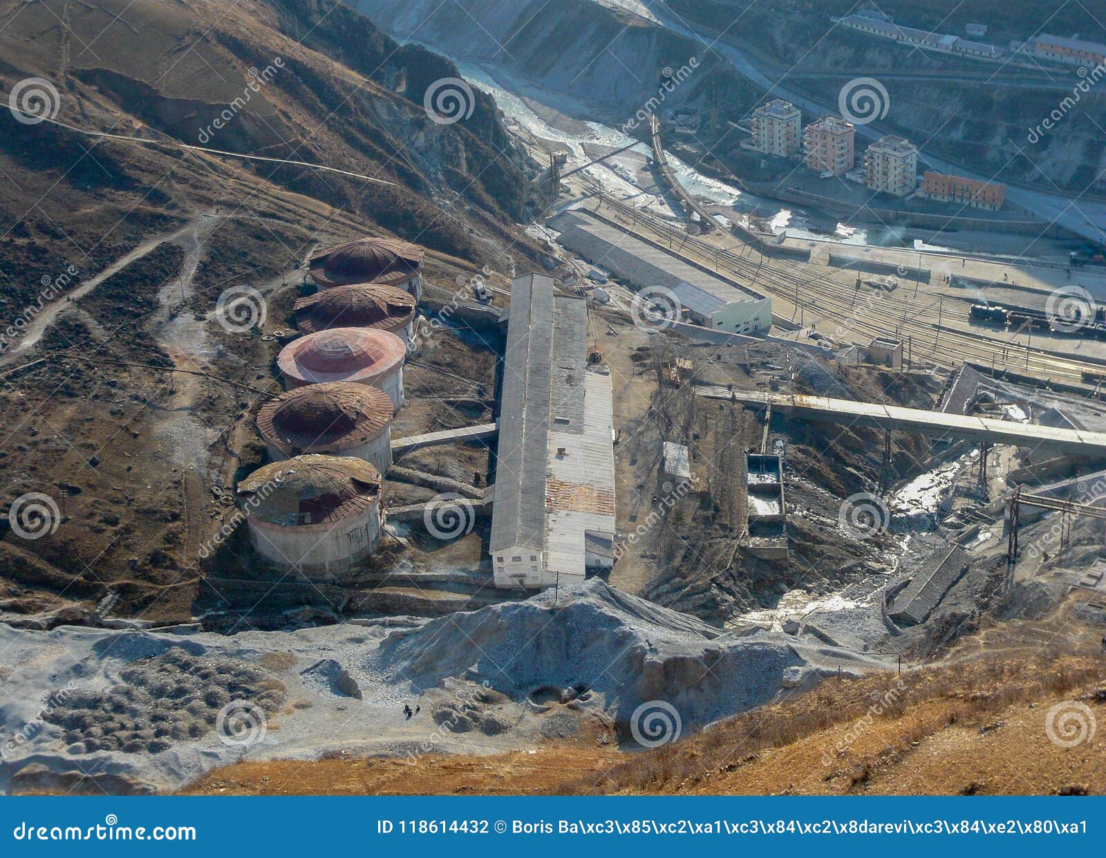 Mining Buildings Stock Photos - Download 4,126 Royalty Free Photos