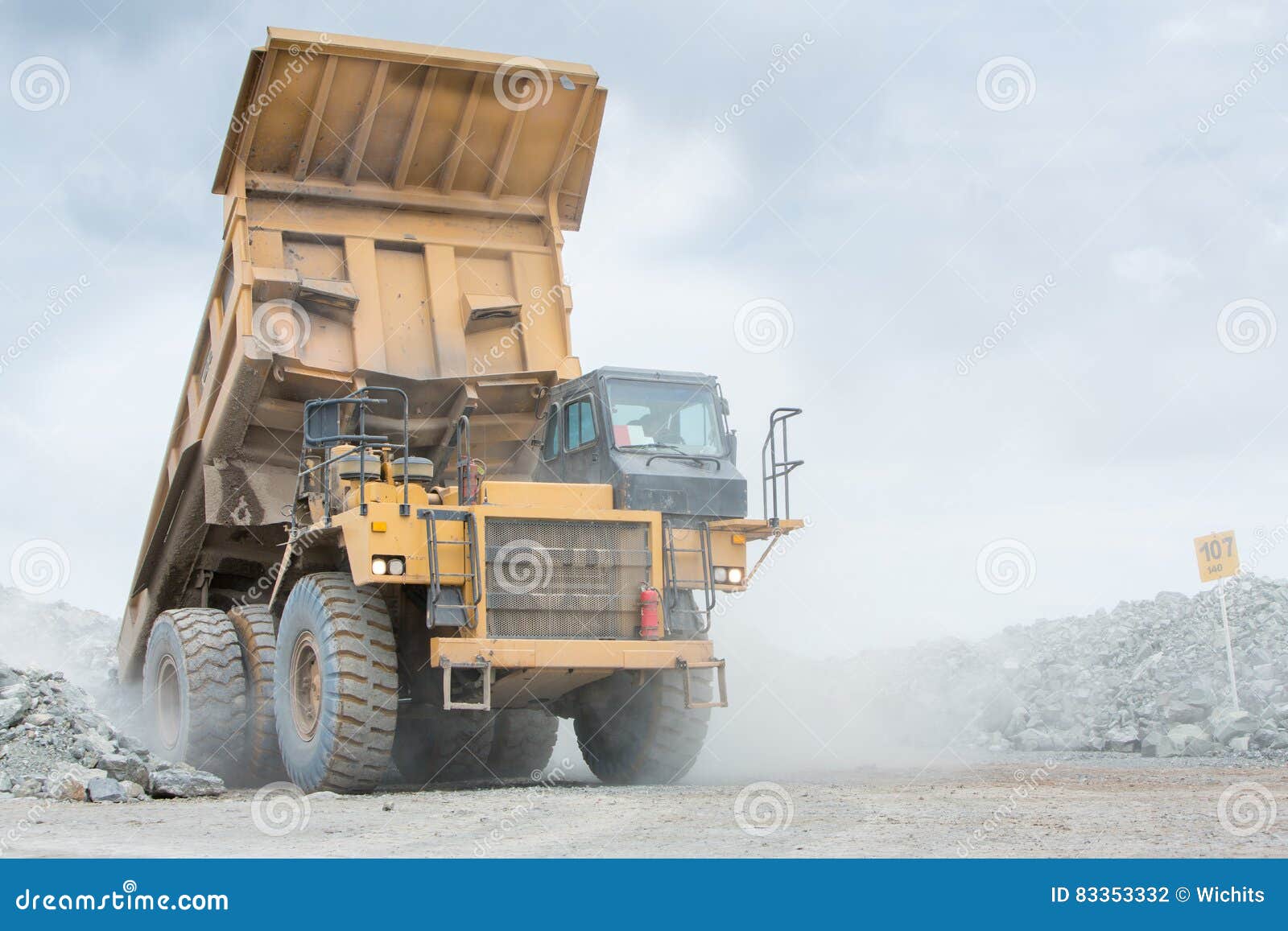 Mining dump truck editorial photography. Image of ecology - 83353332